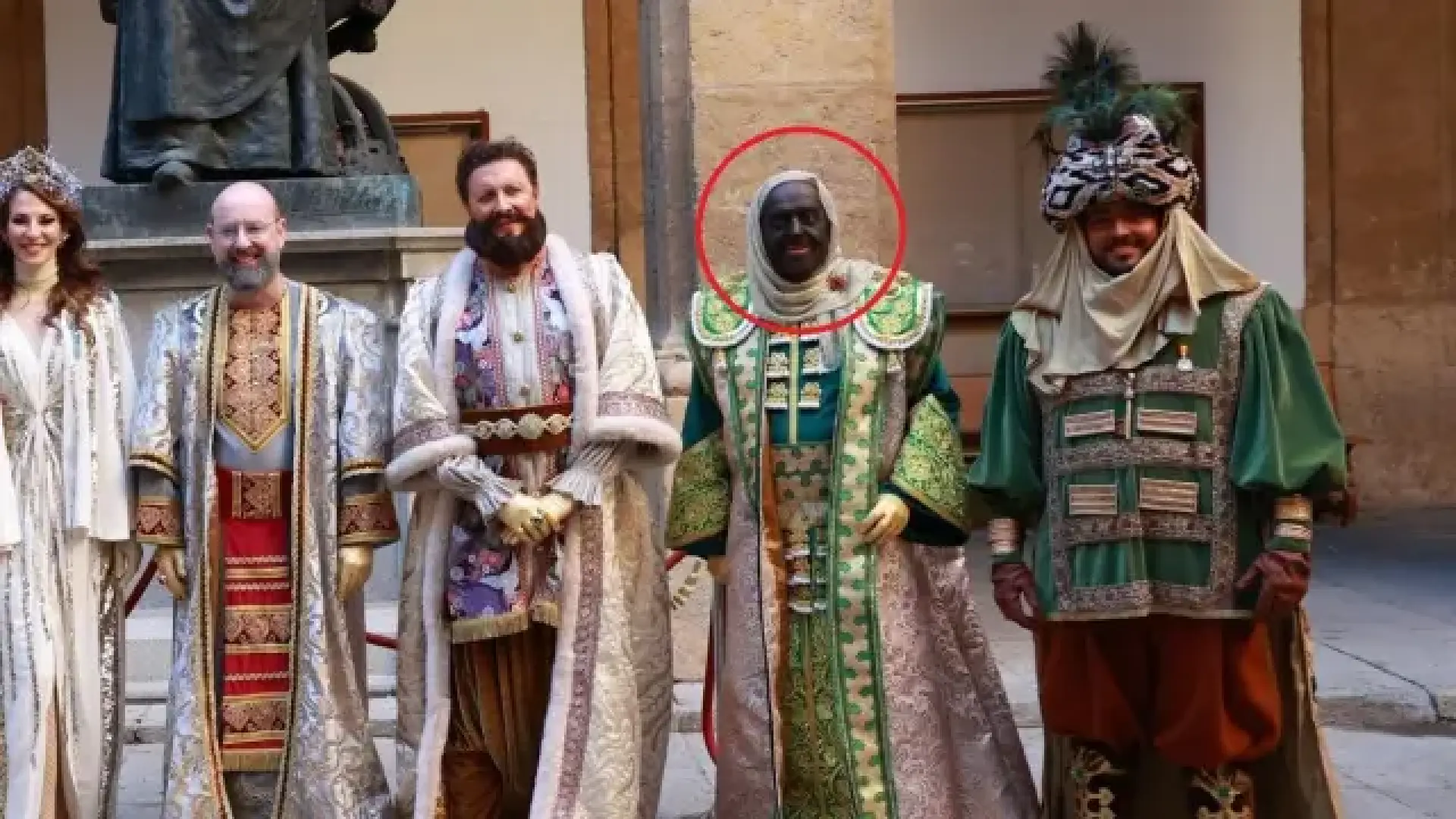 Sorpresa en la Cabalgata de Sevilla: el rey Baltasar sale vestido de torero