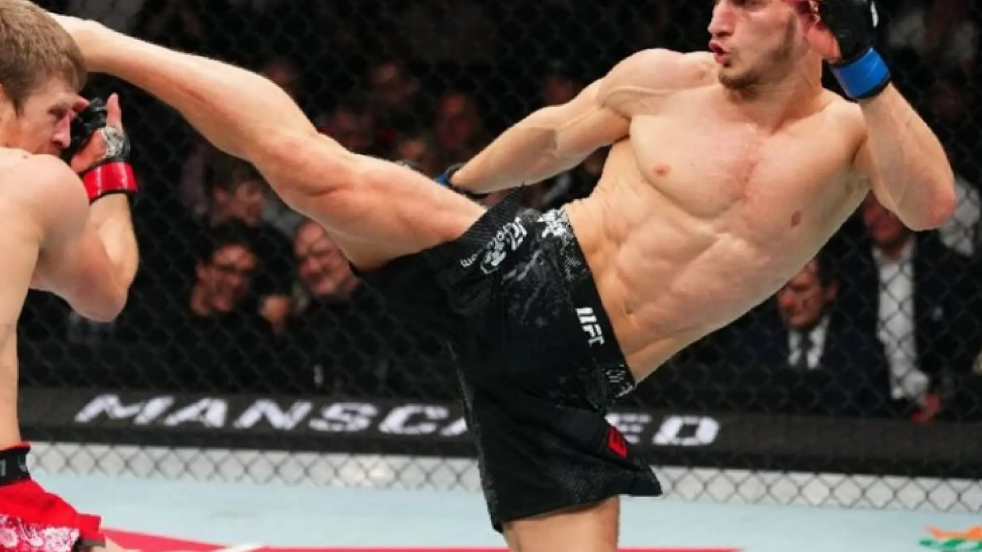 Evloev se impone a Allen en UFC 297 y reclama a Topuria