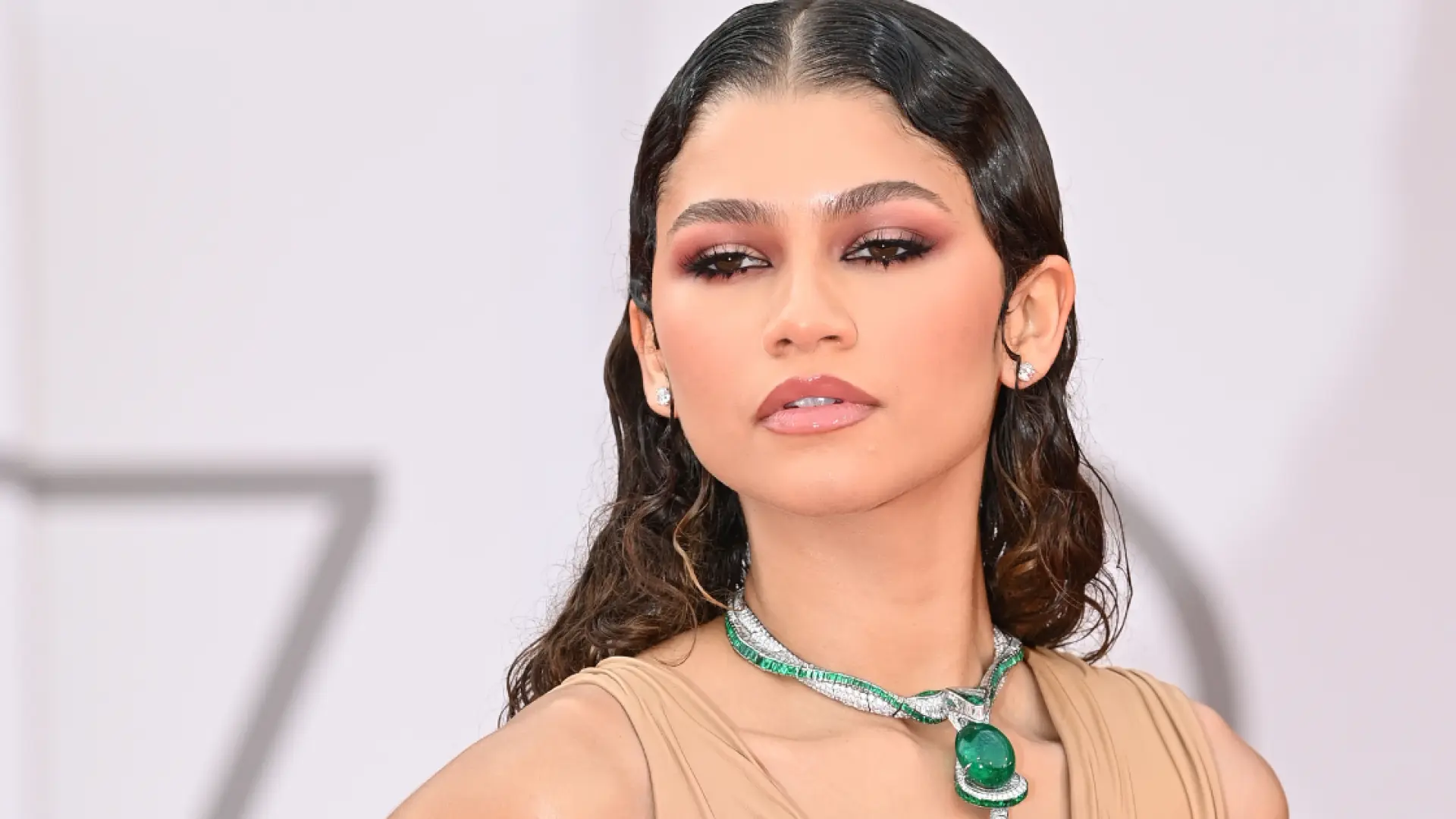 El impactante corte de pelo con flequillo de Zendaya en París: "vasco a ...