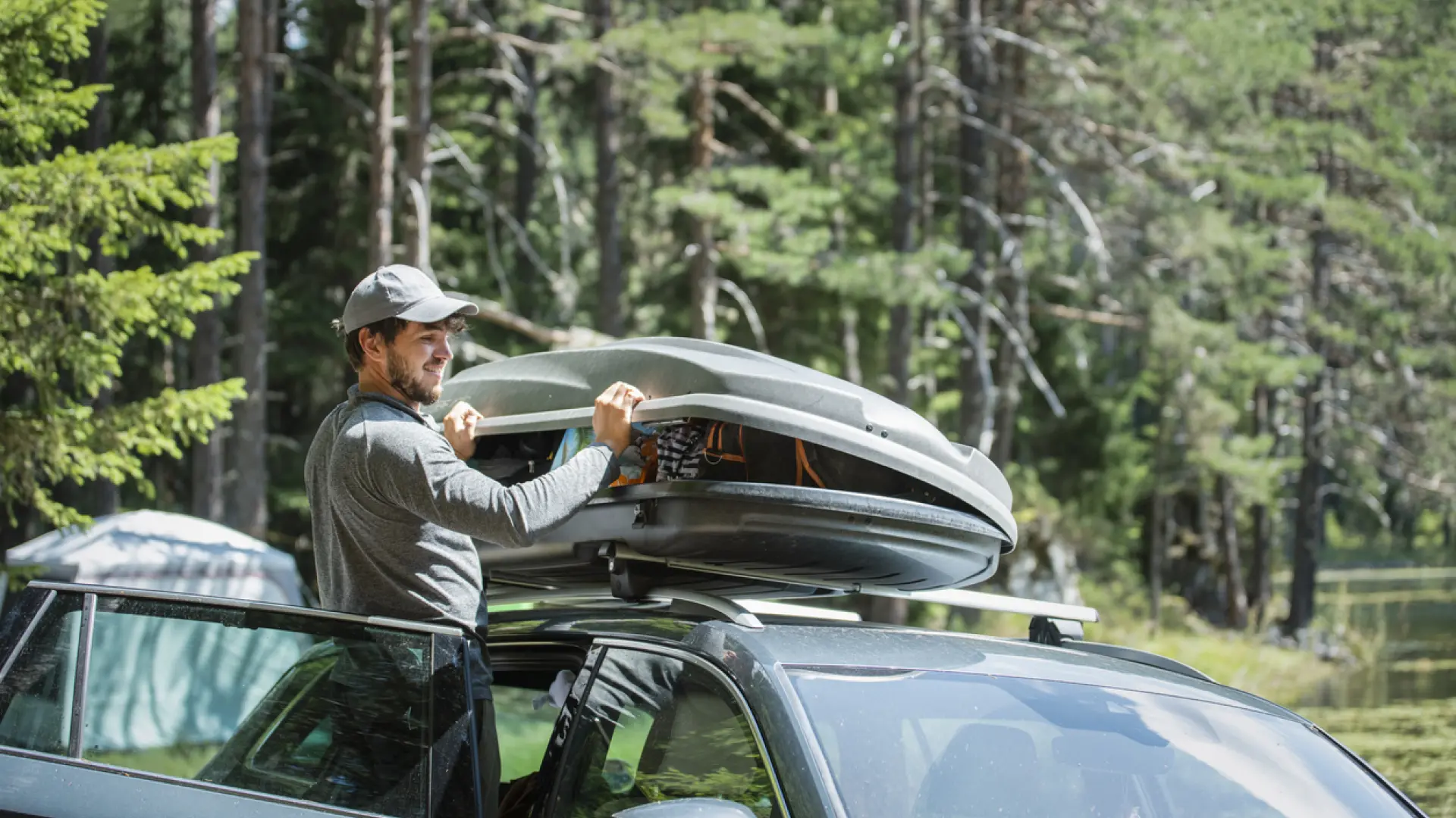¿Cómo se debe llevar la carga en la baca del coche? La DGT lo aclara