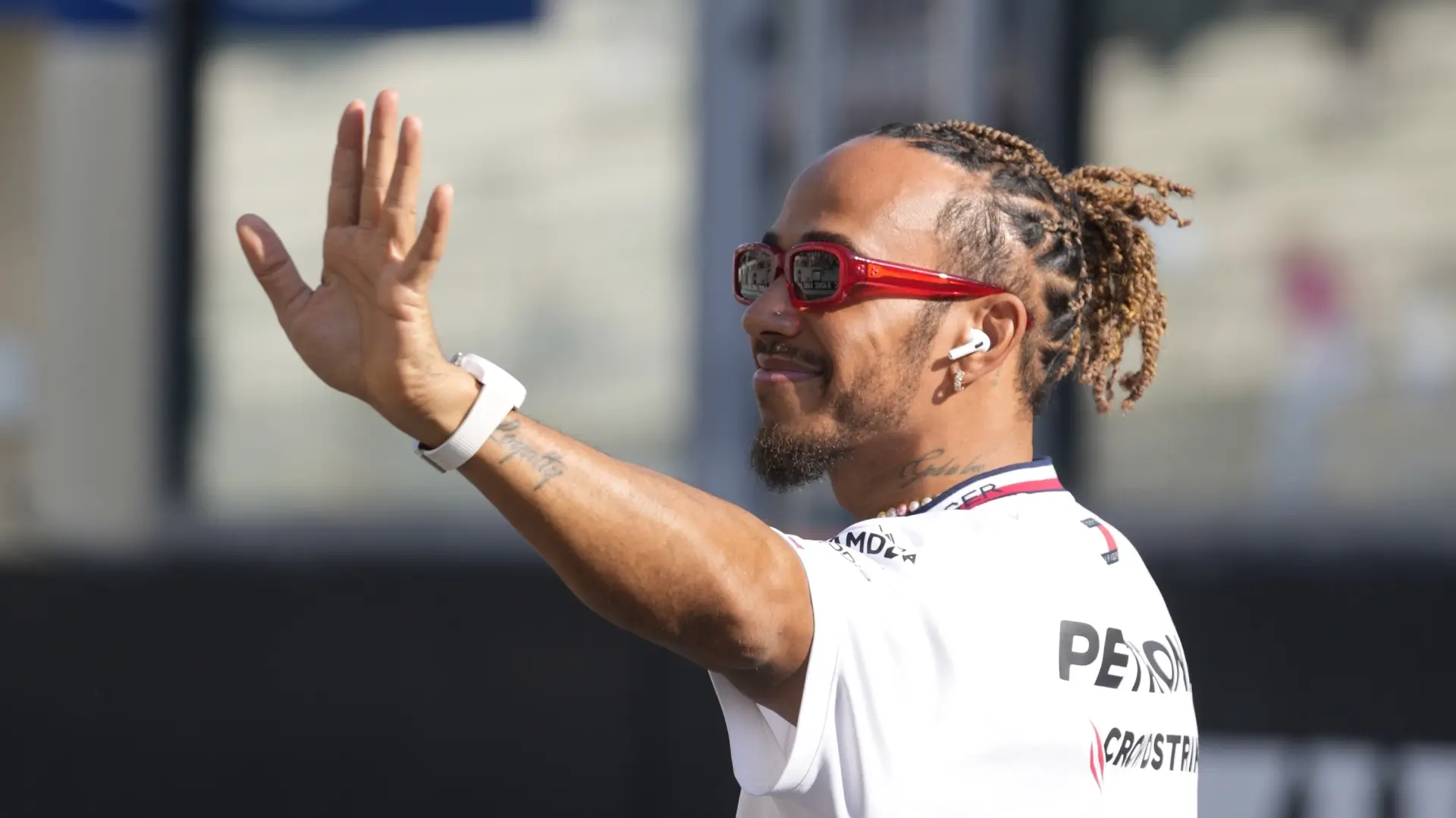 Oficial: Hamilton deja Mercedes y ficha por Ferrari para 2025