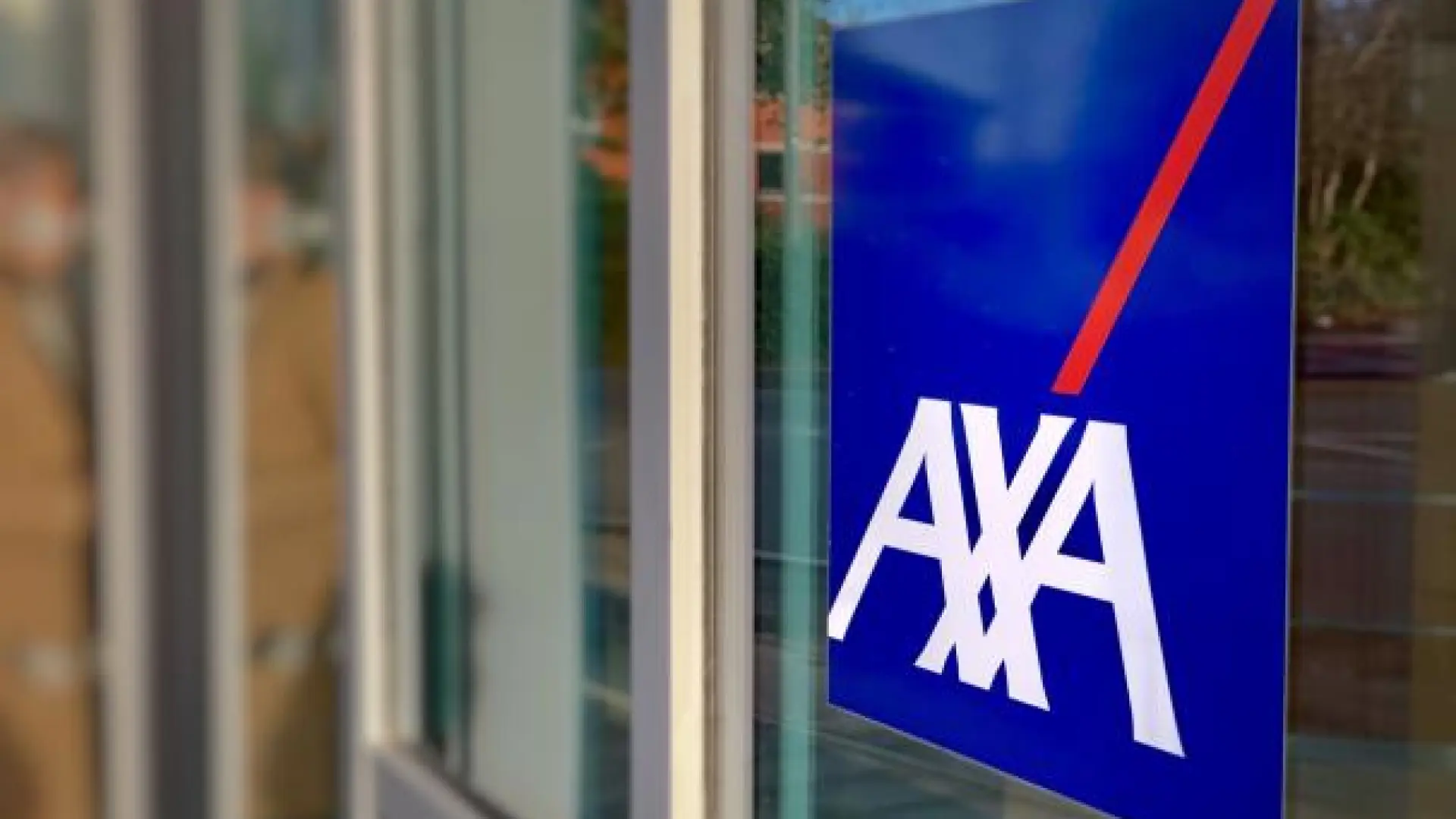 AXA aumenta su beneficio un 42% en 2023 impulsada por las mayores ...