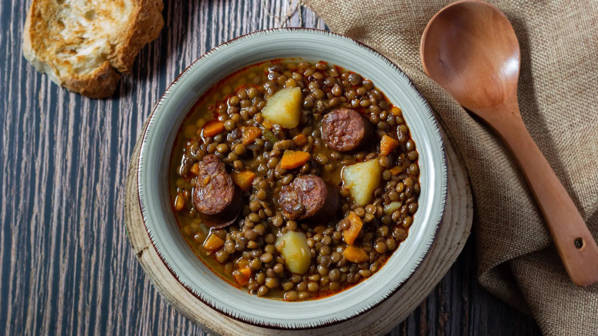 El curioso motivo por el que algunas lentejas flotan cuando las pones ...
