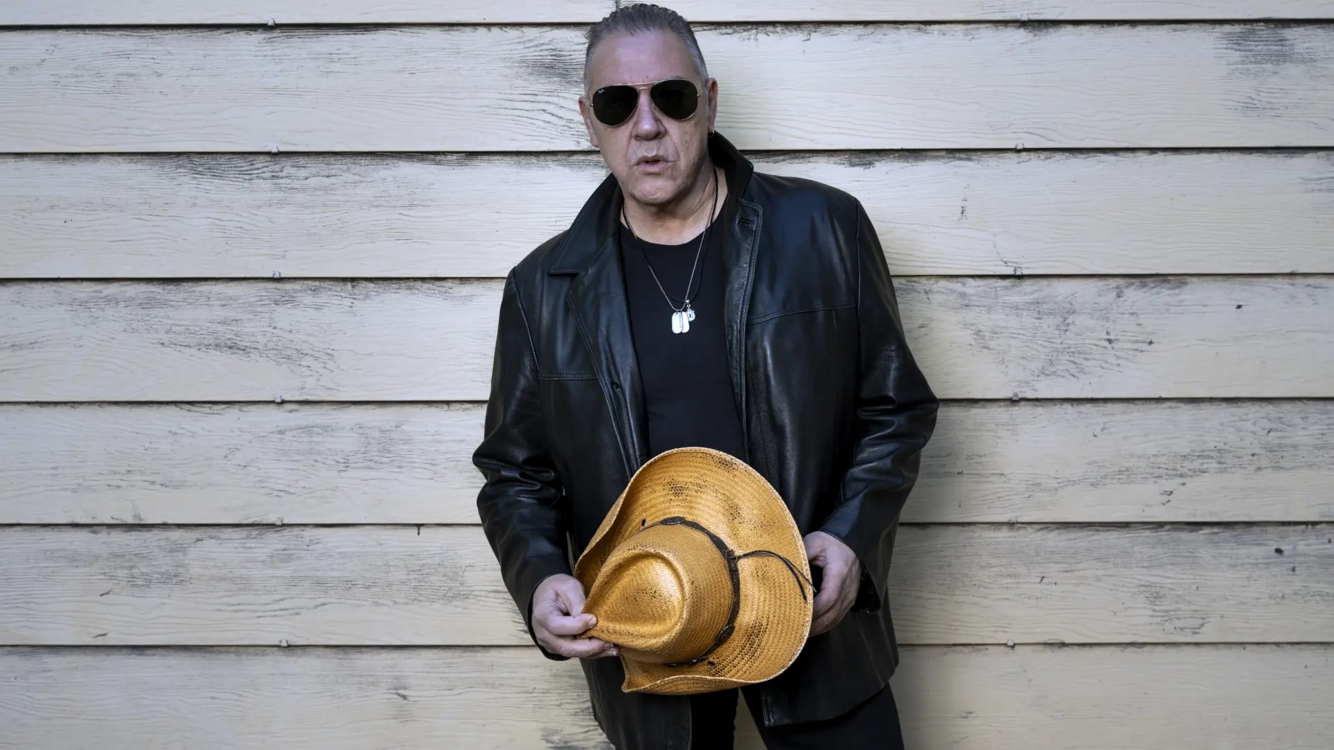 Revolver lanza un álbum recopilatorio donde versiona once grandes ...