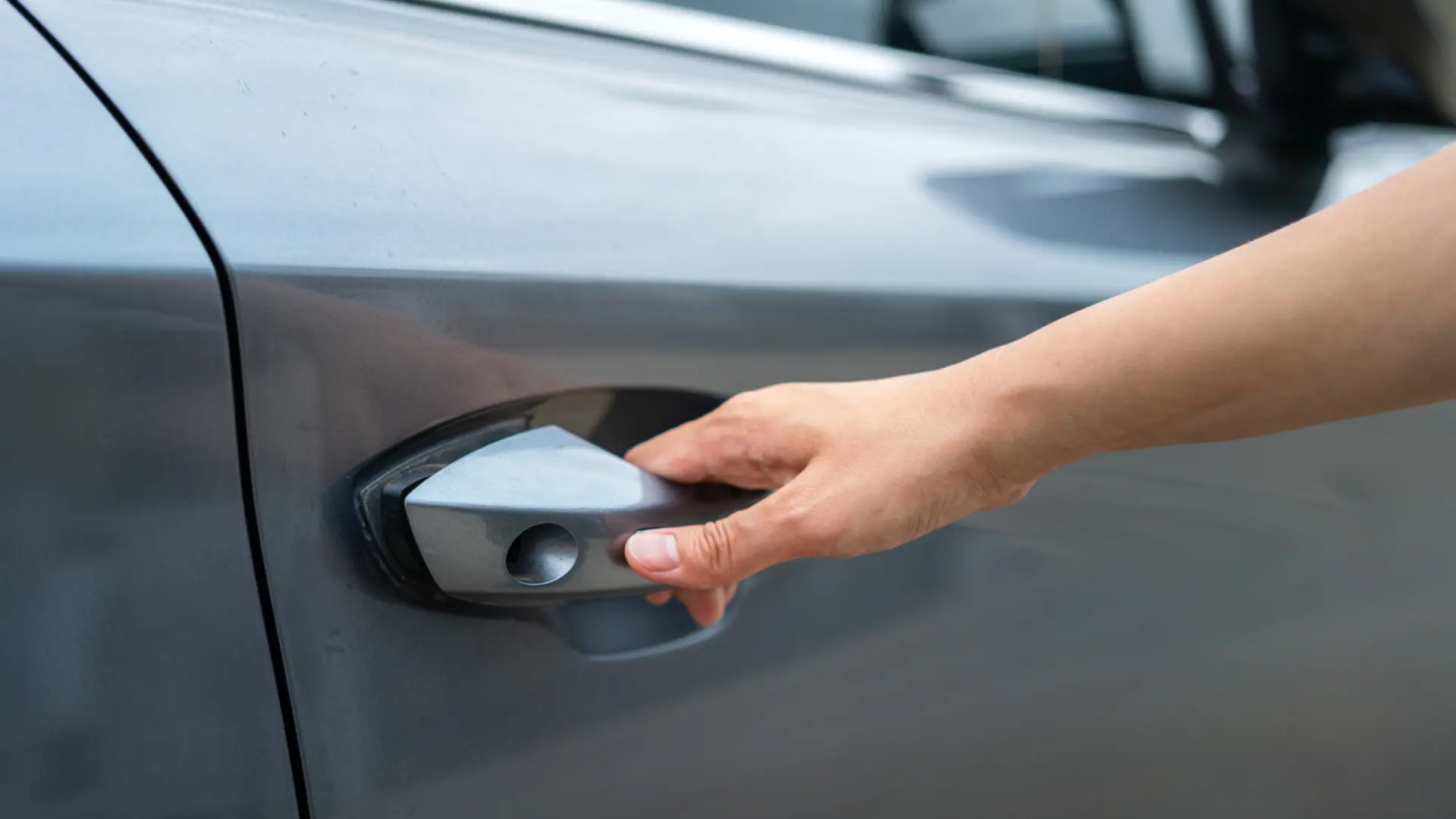 Las manetas eléctricas de los coches, un claro peligro para la ...