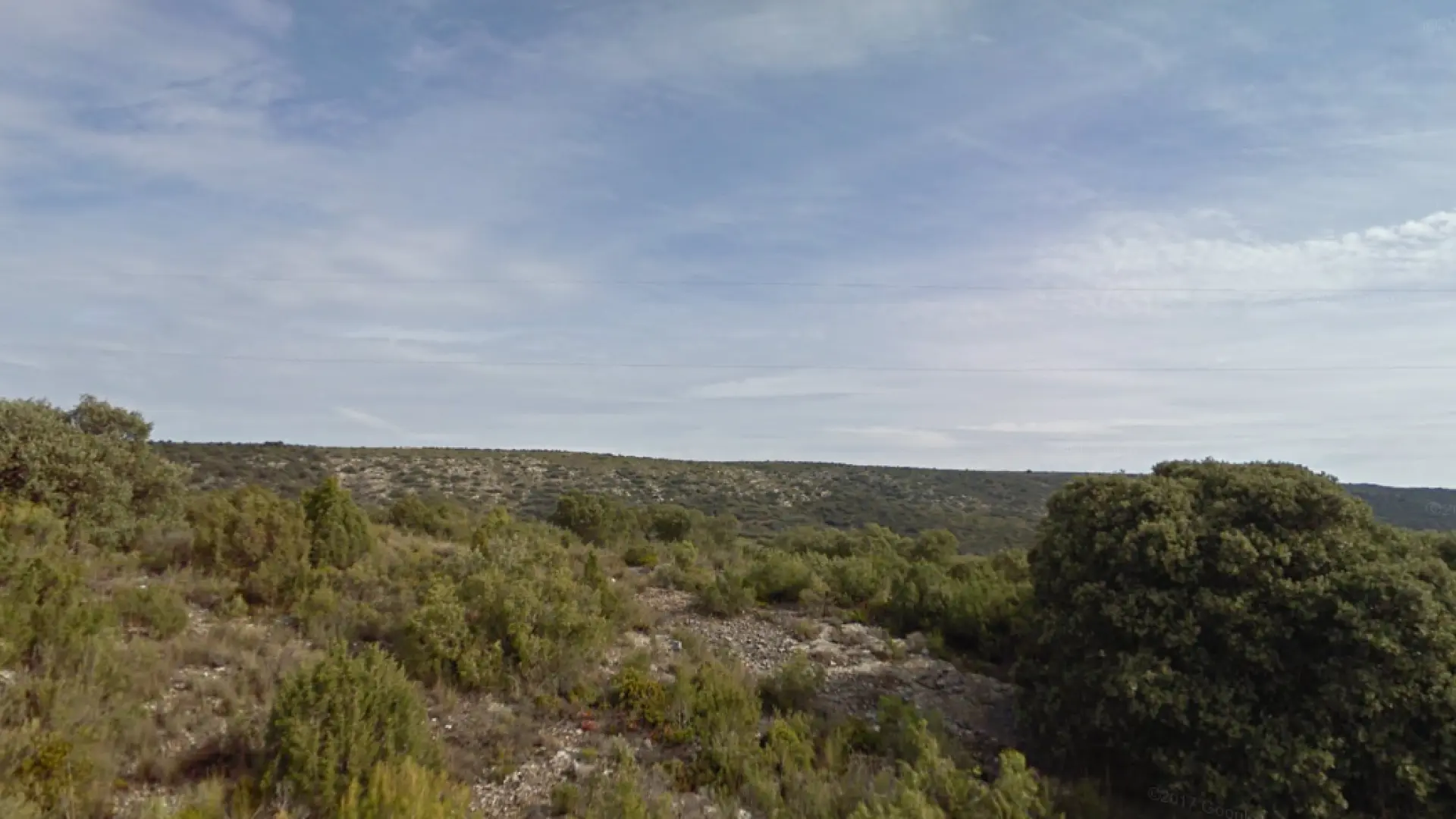Los bomberos rescatan en Cifuentes a una joven de 19 años atrapada en ...