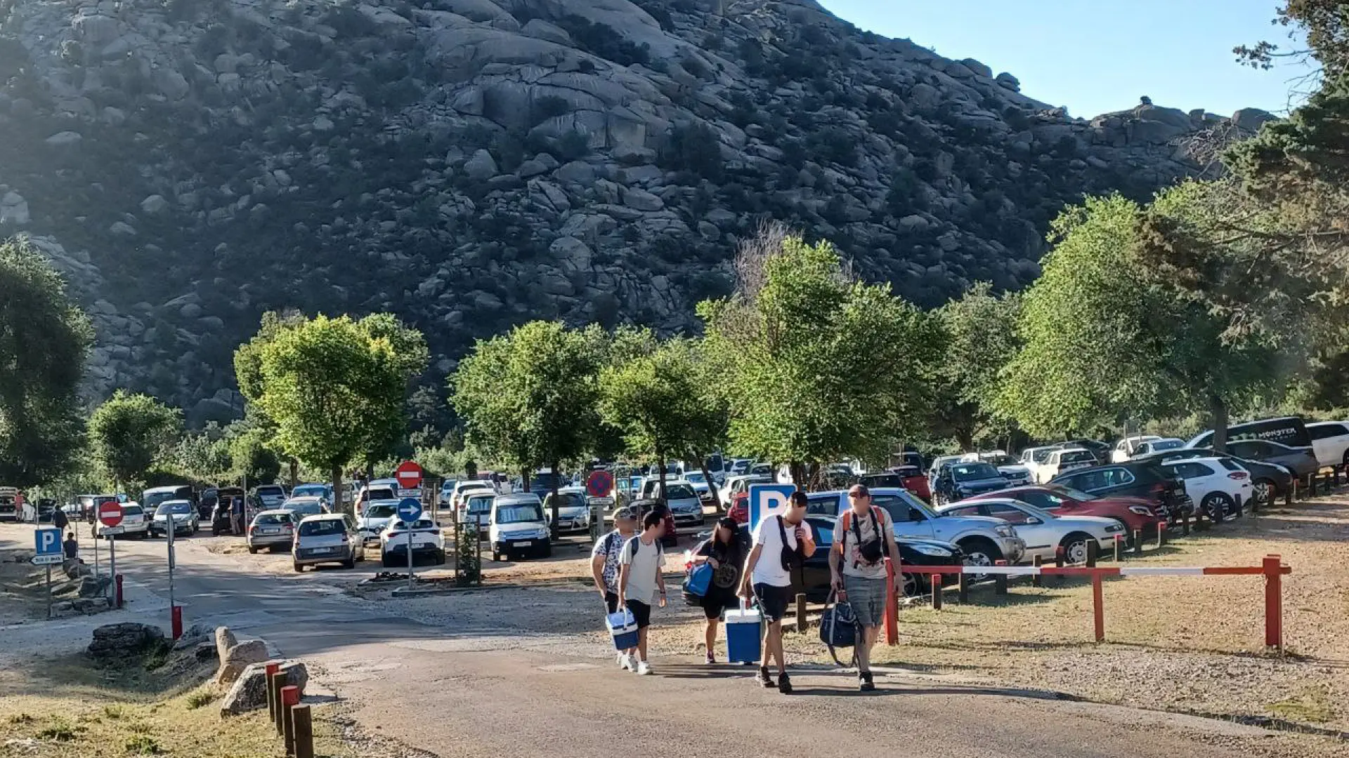 El autobús de Manzanares El Real a La Pedriza inicia la temporada ...