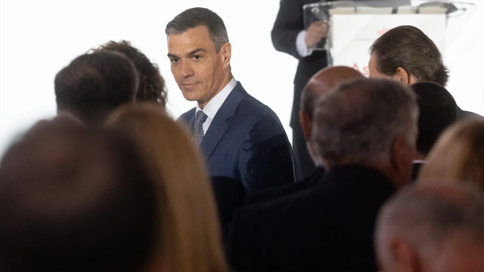 Sánchez pide a los empresarios aprovechar la "bonanza" para mejorar las ...