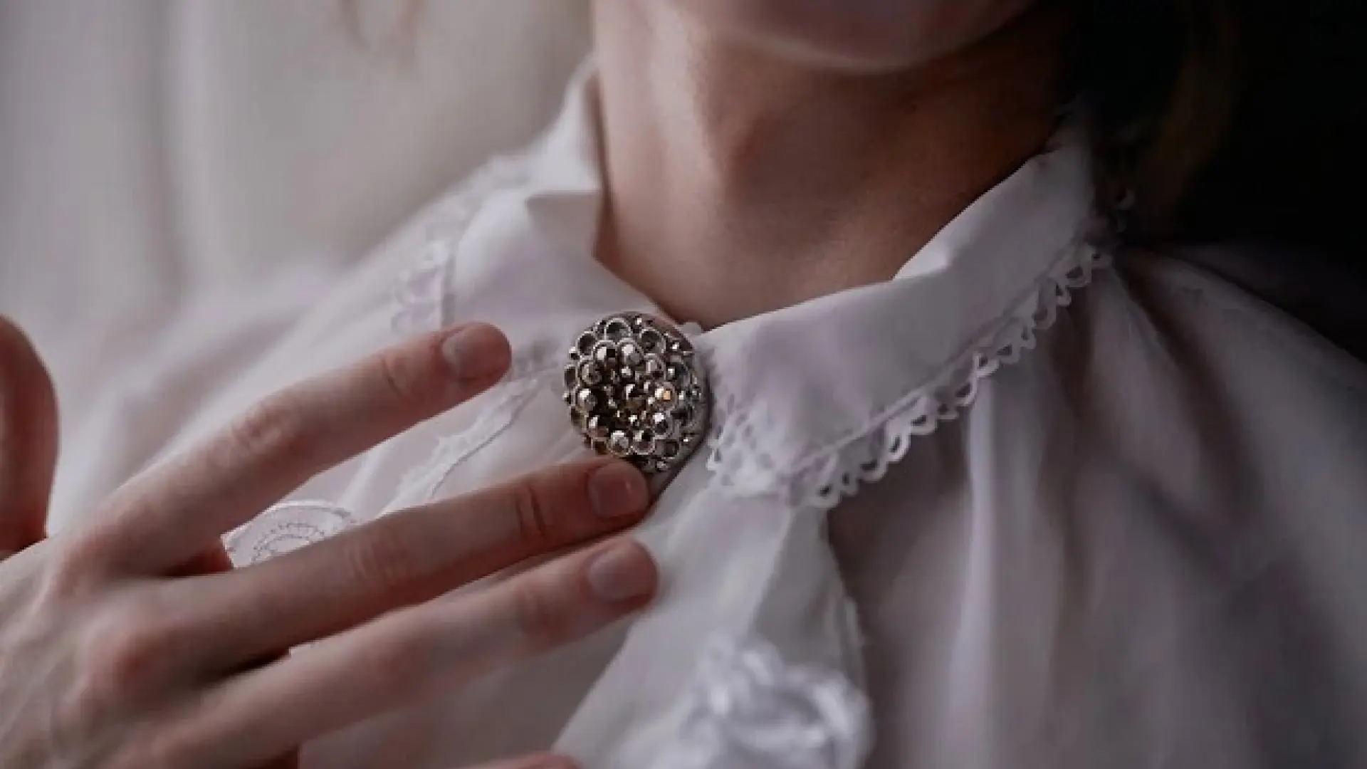 ¿De dónde proviene el término ‘broche’?