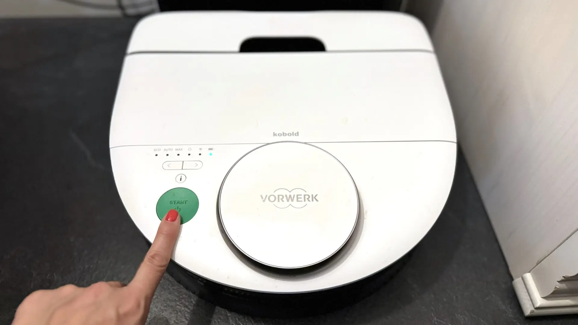 Kobold VR7 Premium: el robot aspirador que puede hasta con las esquinas