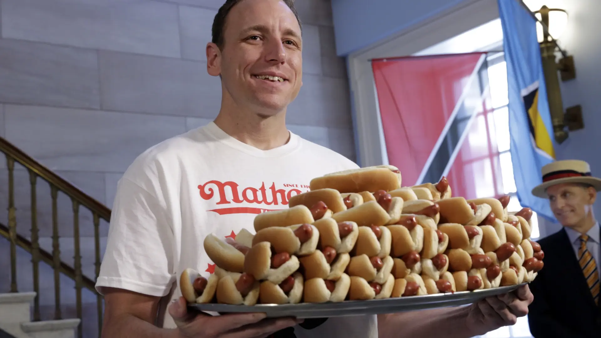 El 'rey del hot dog' de EEUU, vetado de un concurso de glotonería por ...