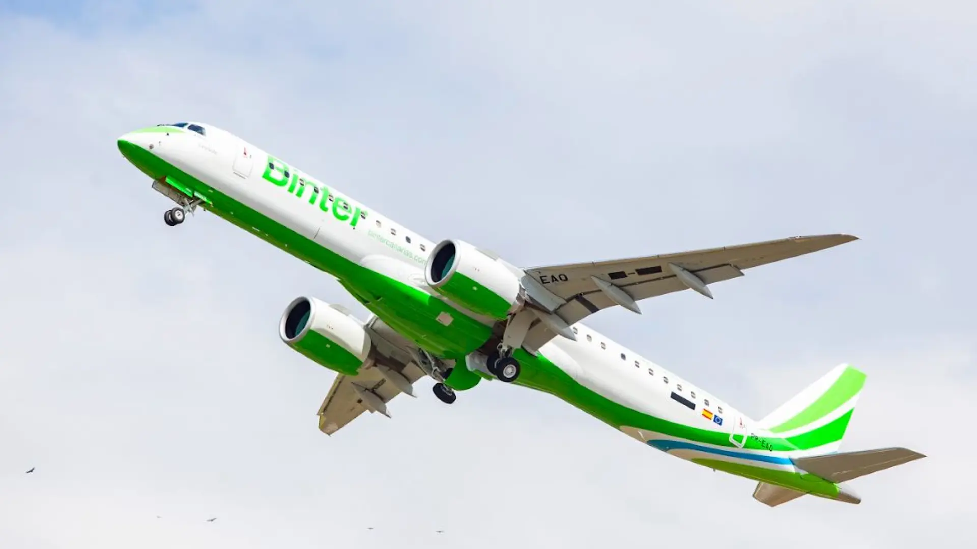 Binter lanza una promoción para viajar entre Madrid y Canarias por ...