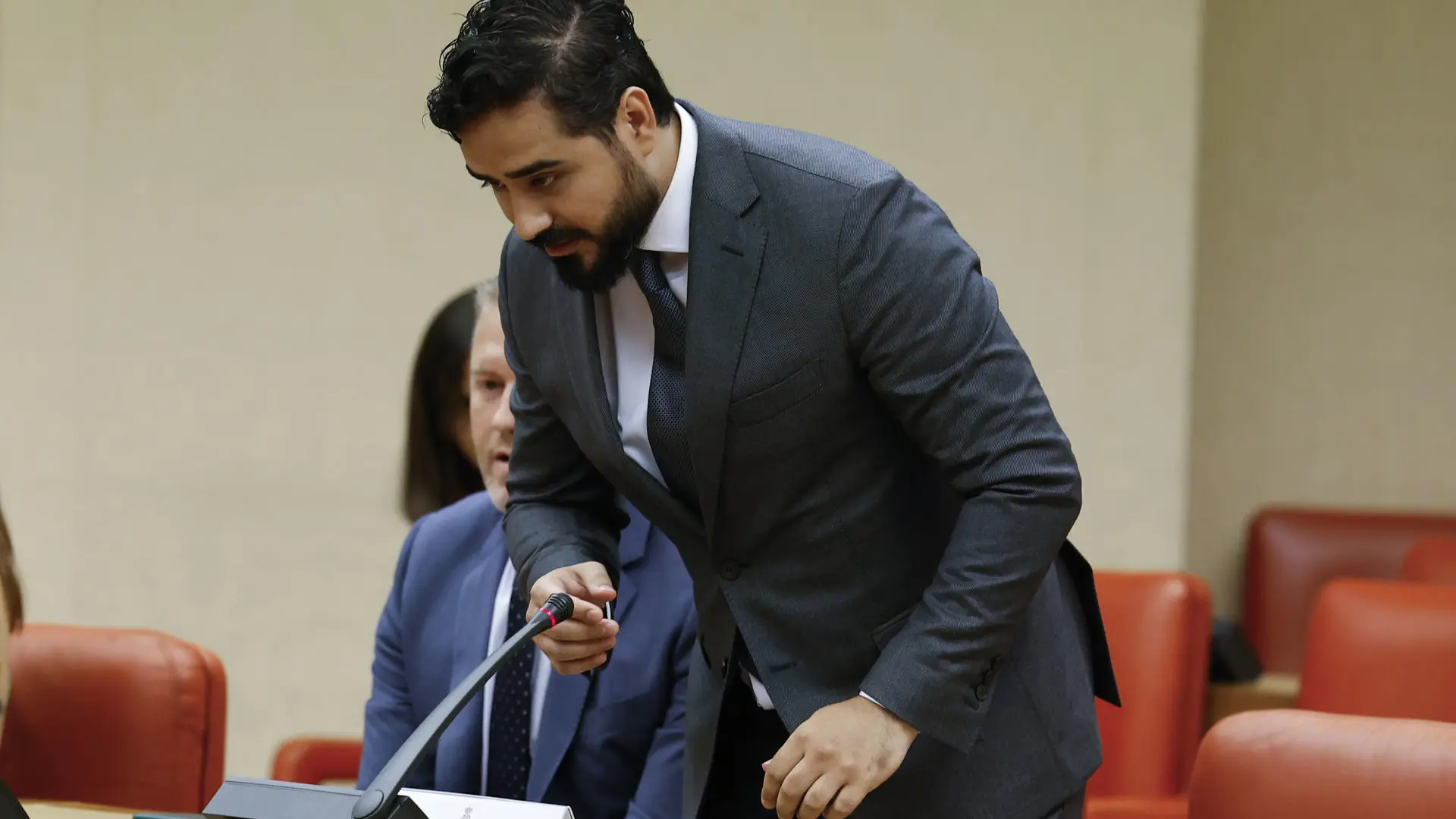 Alvise denuncia que han intentado detenerle tras registrarse en una ...