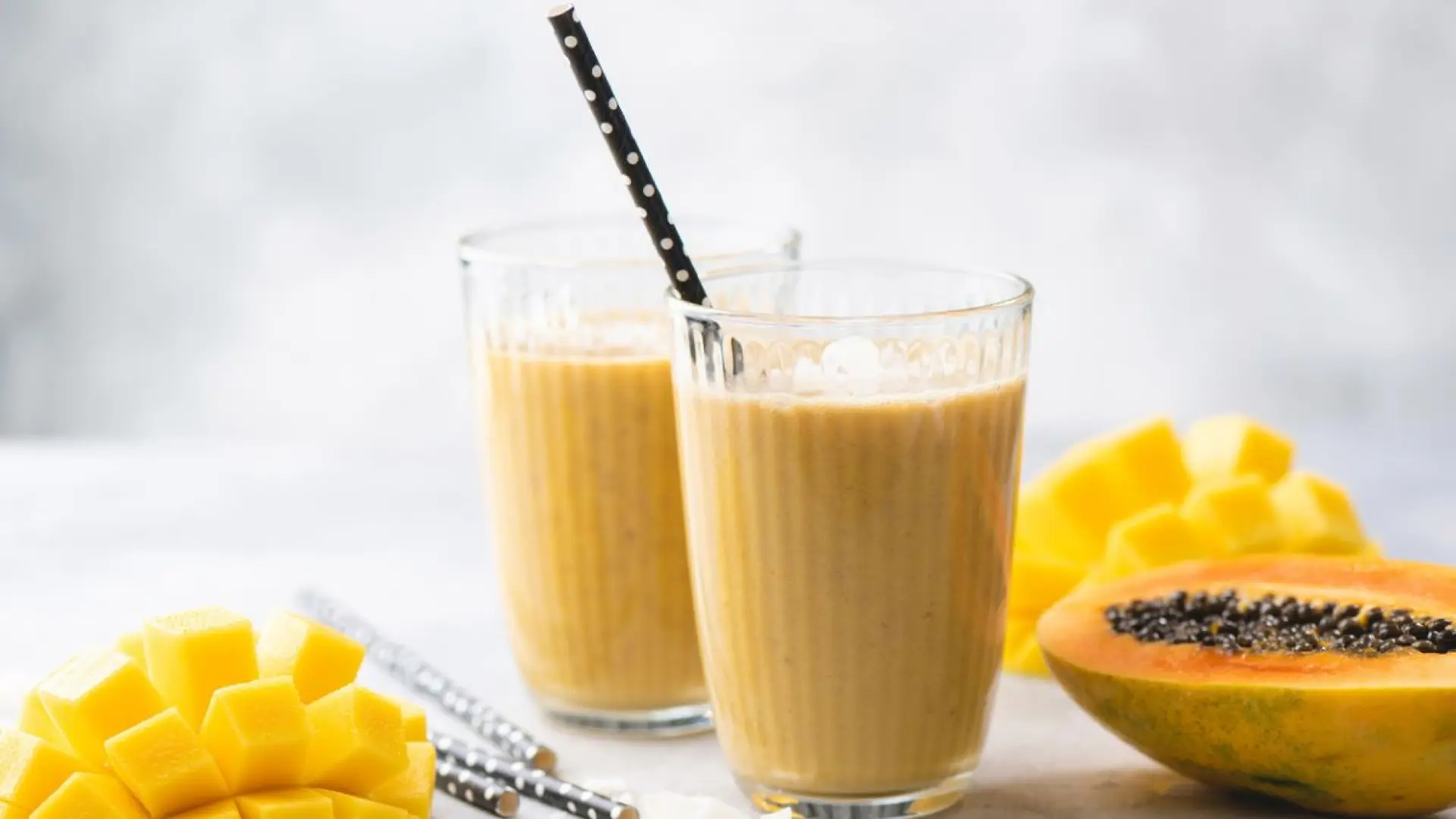 El batido casero de frutas que mejora la digestión y la absorción de ...