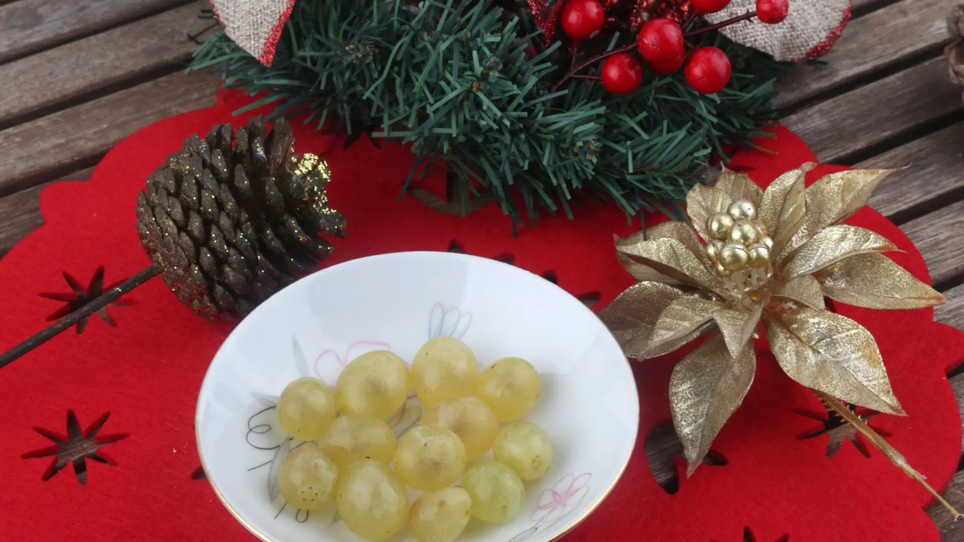 Por qué en España comemos 12 uvas en Nochevieja: origen de esta tradición