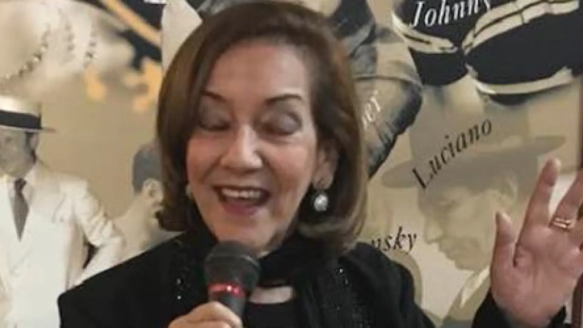 Muere María Elena Pena, la cantante cubana conocida como la 'Dama del ...