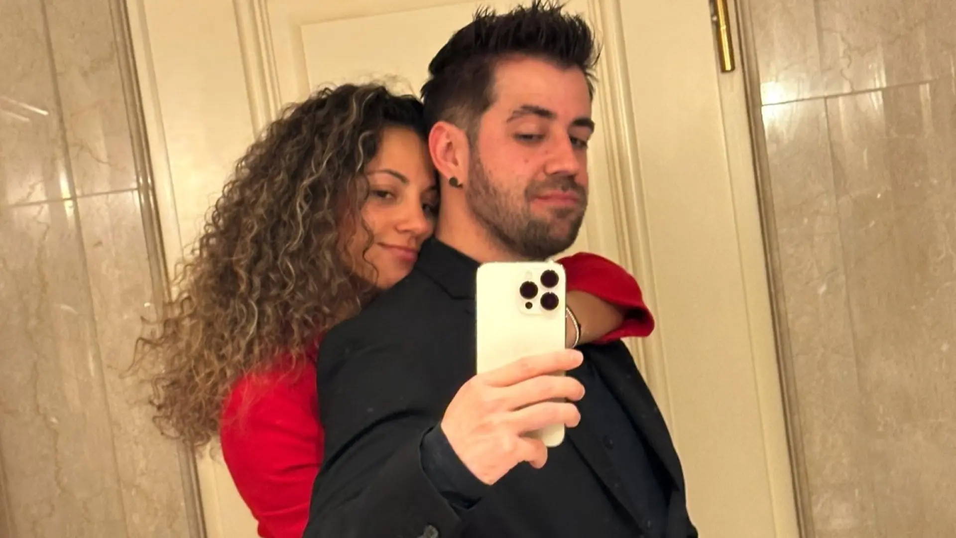 A AuronPlay le llueven las críticas por su noviazgo con Sara Ismael: "Es el tío que menos sabe ...