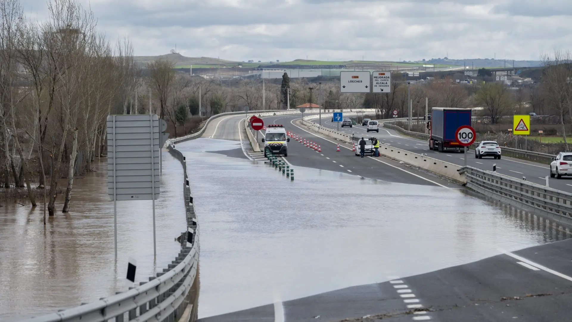 The floods of the rivers in Madrid force the eviction of almost 300 ...