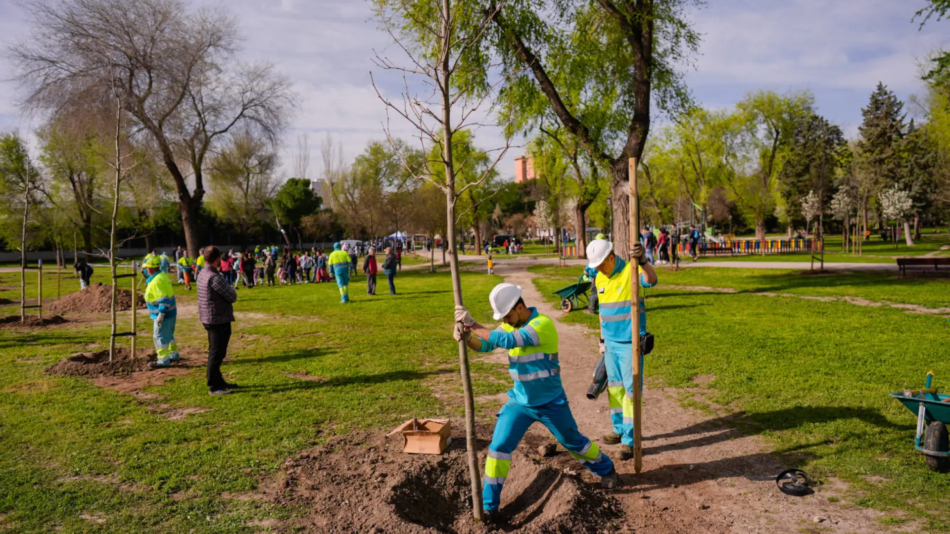 Niños y mayores de Villaverde se reúnen en la Dehesa del Boyal para ...