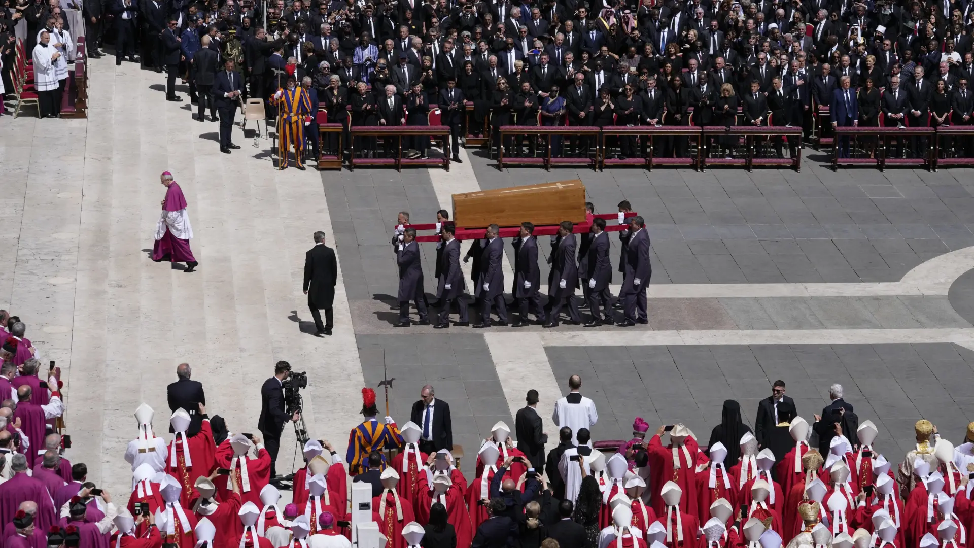 Funeral del papa Francisco en el Vaticano, en directo | Misa y entierro ...