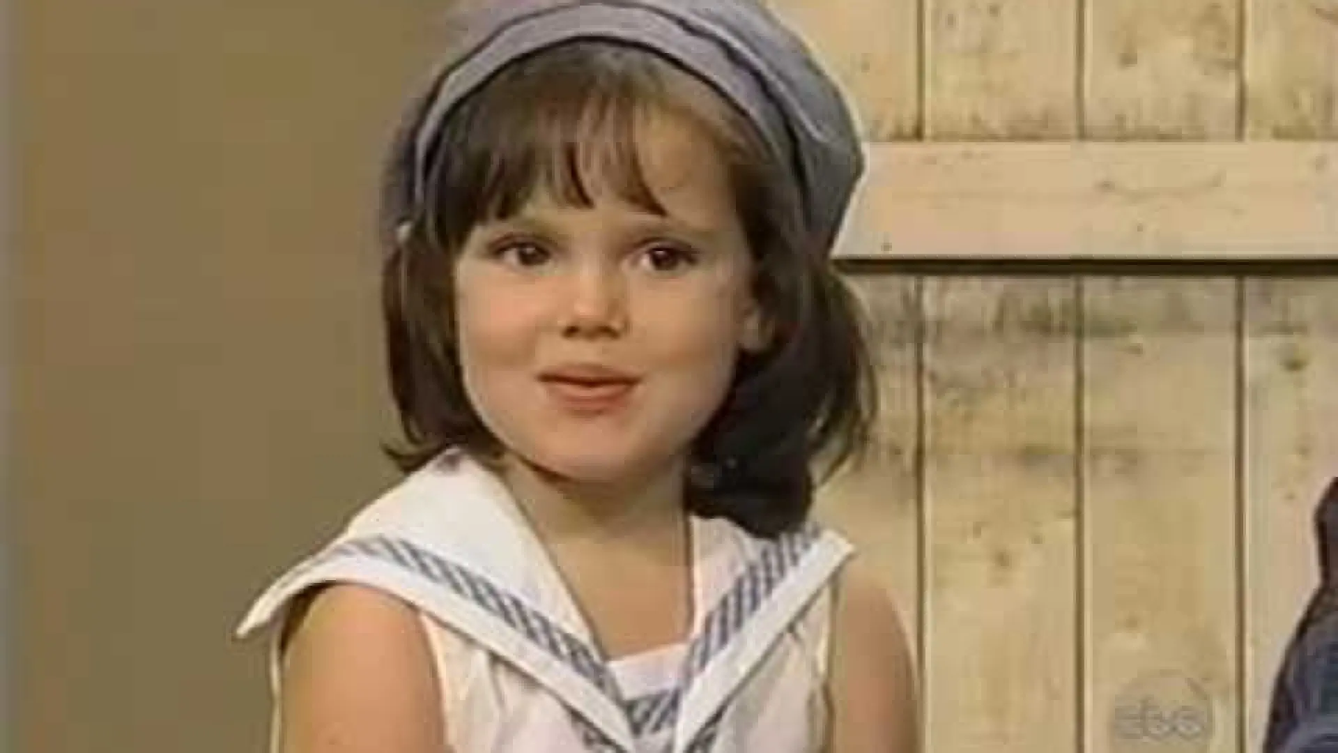 Qué fue de Brittany Holmes, la niña que interpretó a Darla en 'Una ...