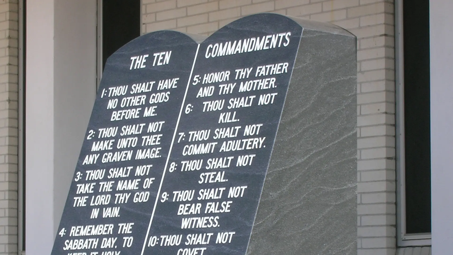 Texas Ten Commandments Law: Schools Required to Display - News Directory 3