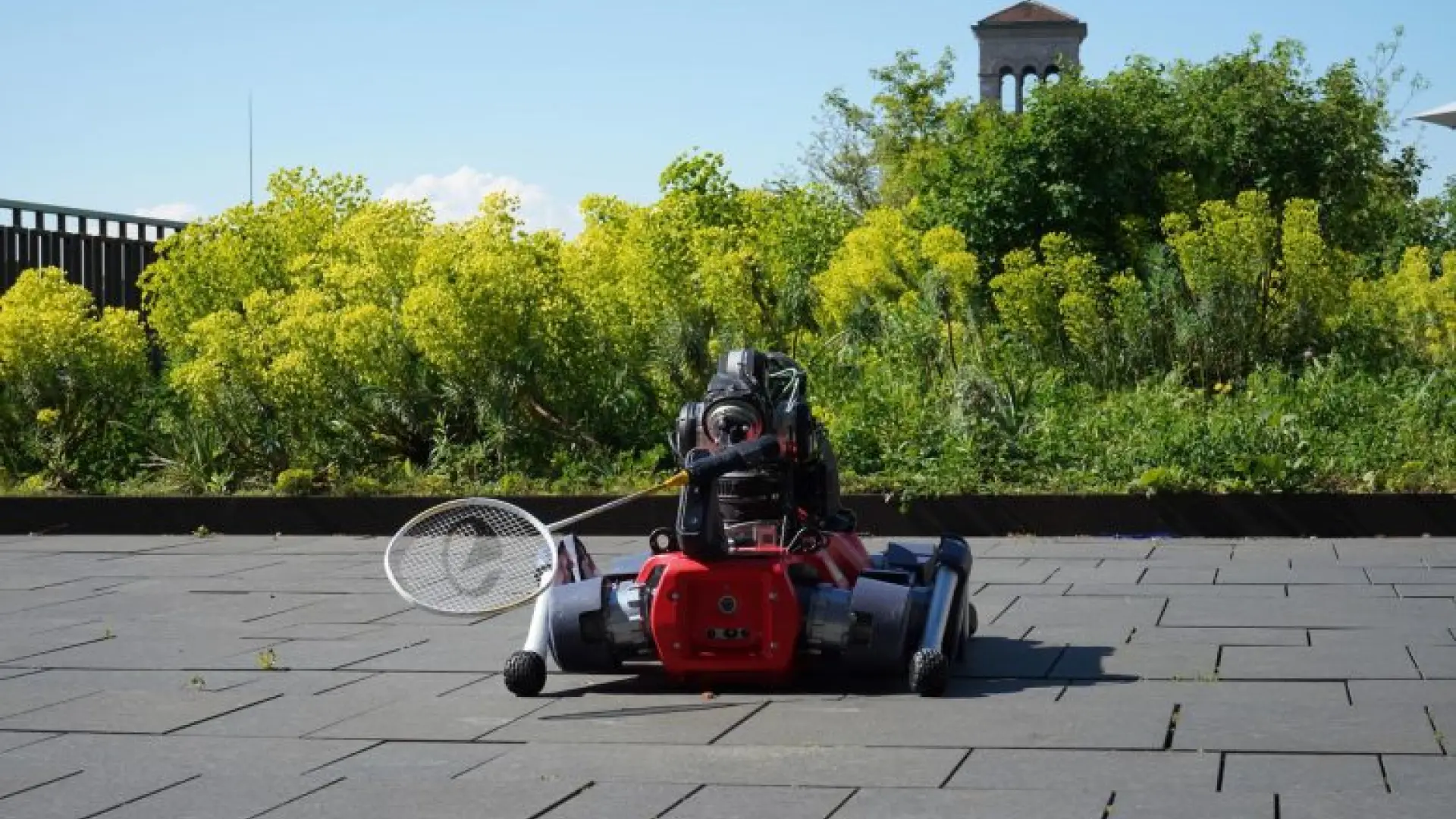 Robot Bádminton IA: Juega contra Humanos - Americano Sports