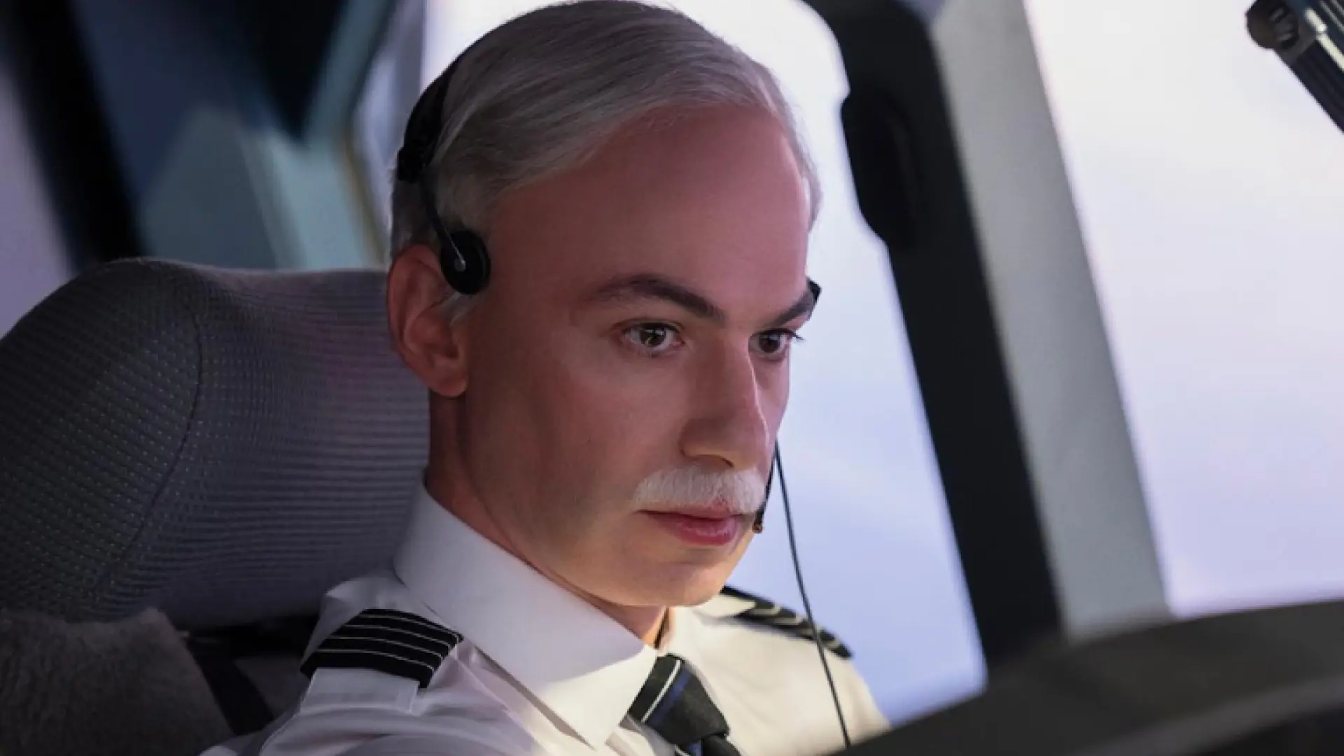 Nathan Fielder estalla contra la aviación estadounidense tras la última ...