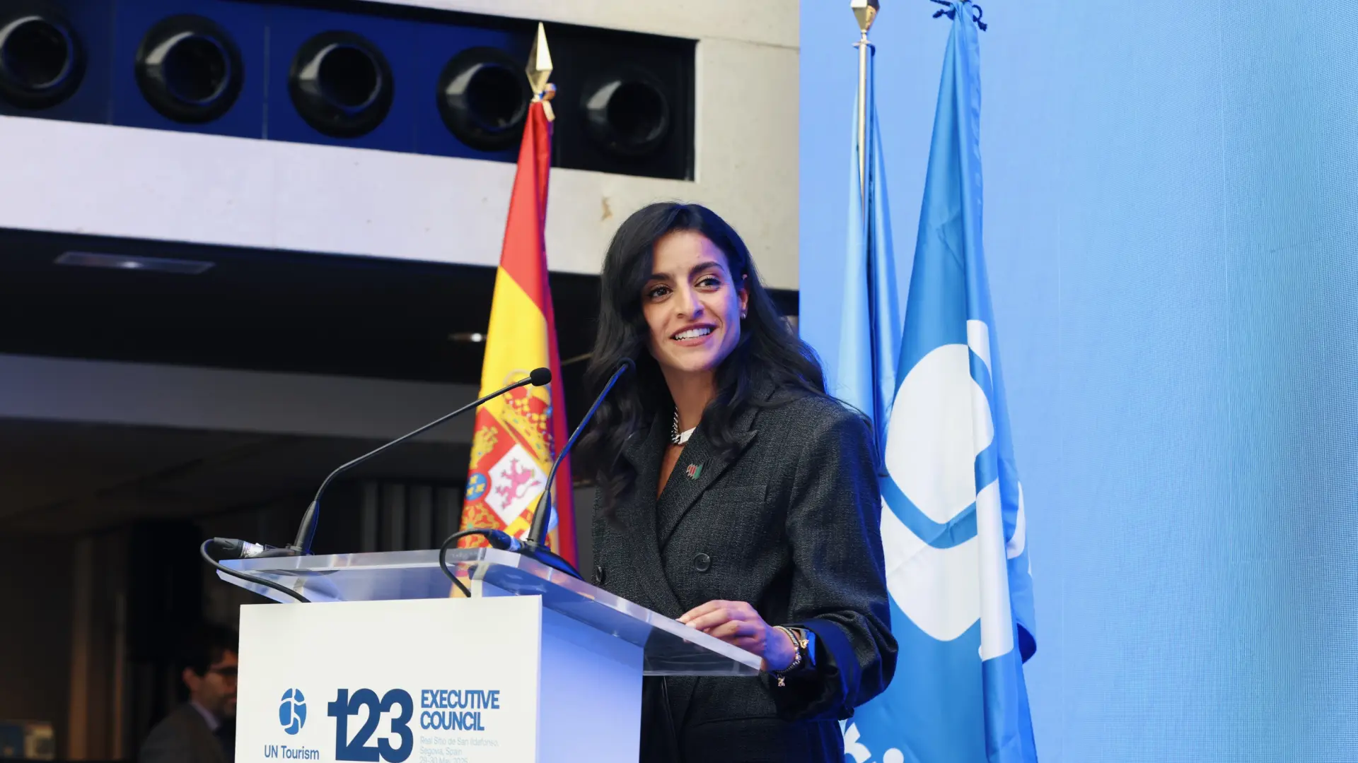 Shaikha Al Nowais, de Emiratos Árabes Unidos, primera mujer al frente ...