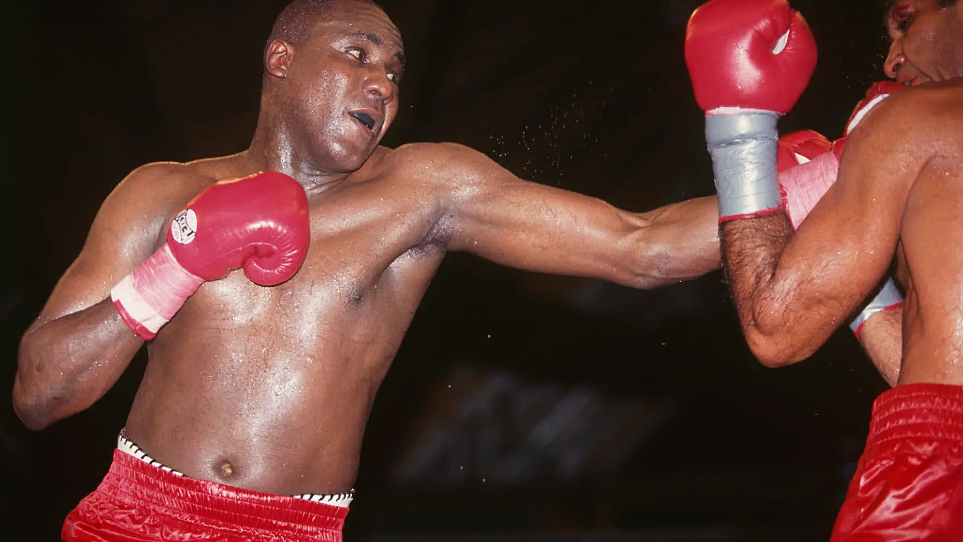 Muere Mike McCallum, tricampeón mundial de boxeo, mientras iba camino ...