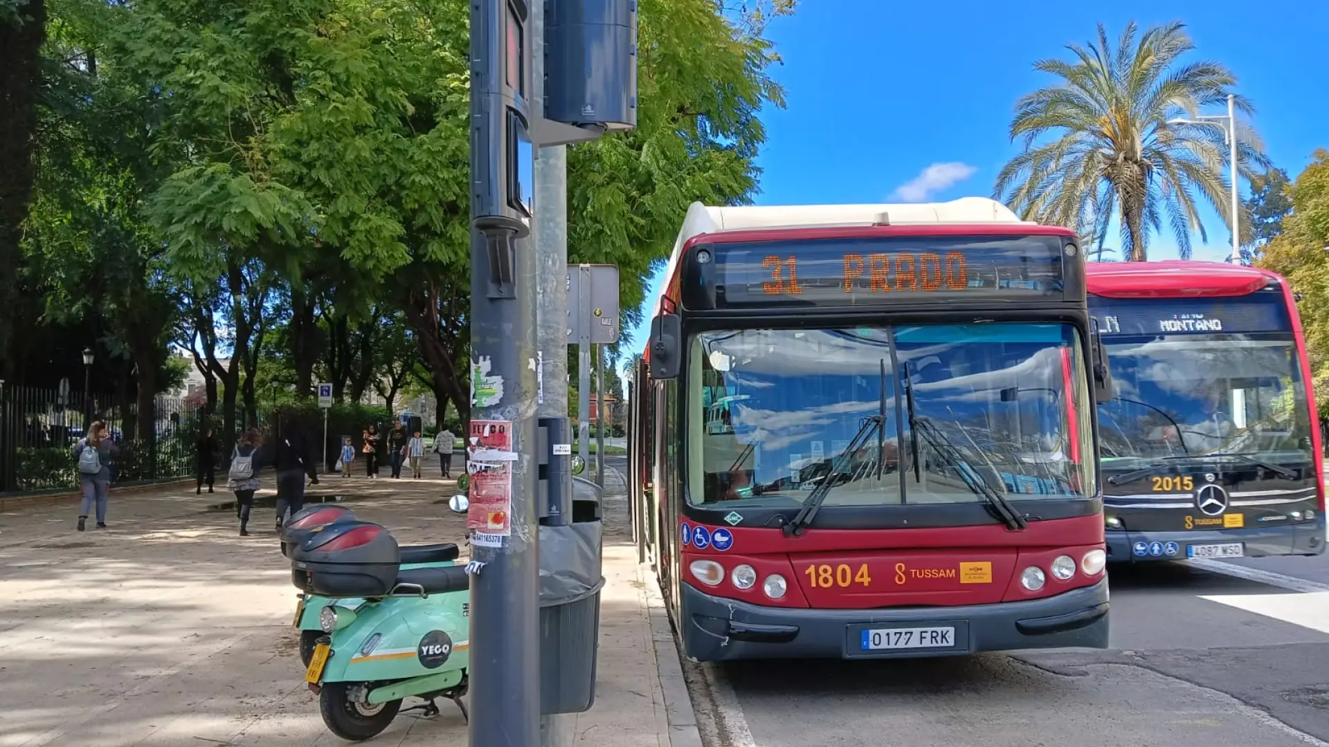 Tussam vuelve a desviar las líneas del Polígono Sur 24 horas después de ...