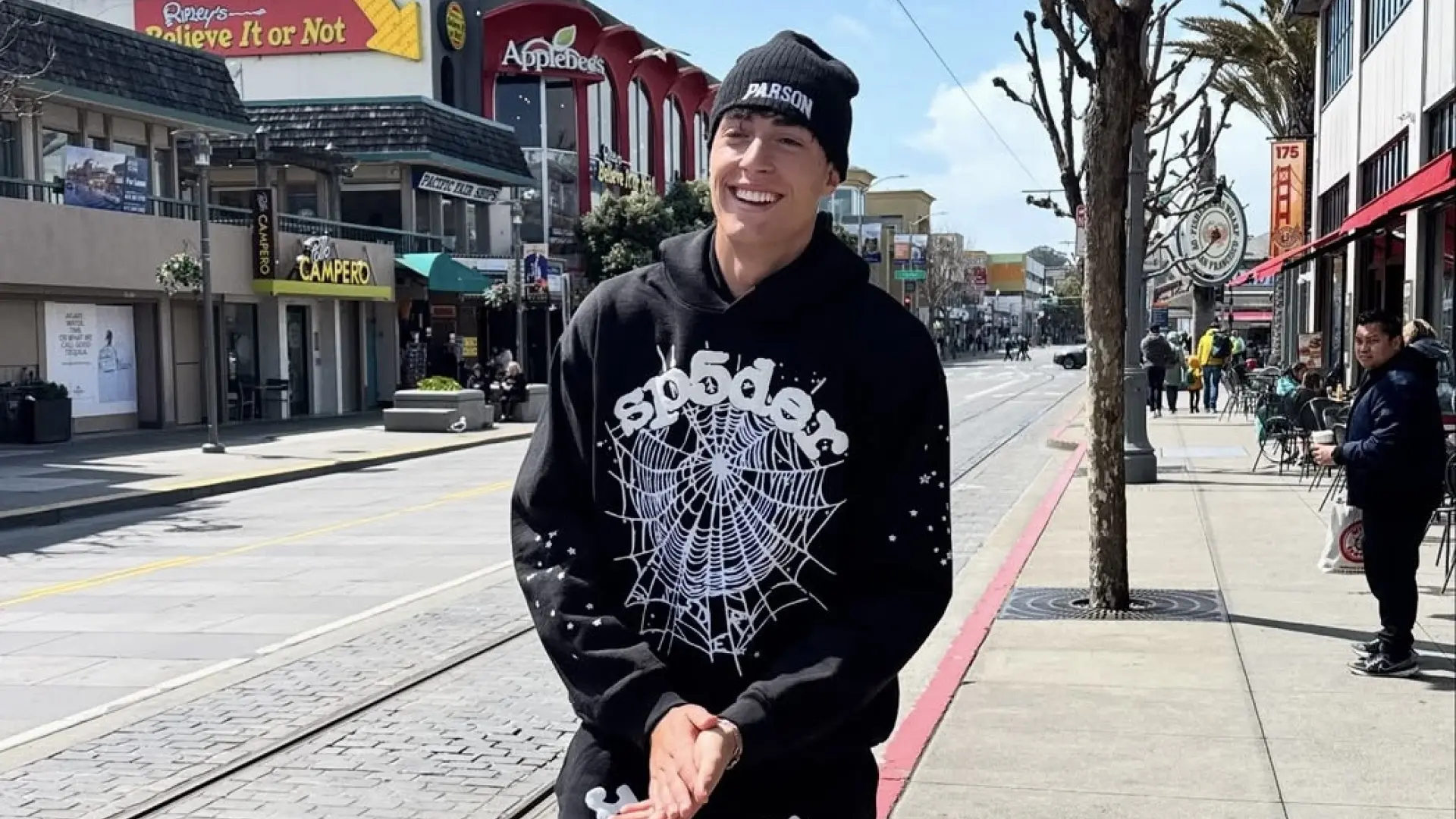 Cuál es el nombre real de Plex y por qué eligió ese para su faceta como youtuber