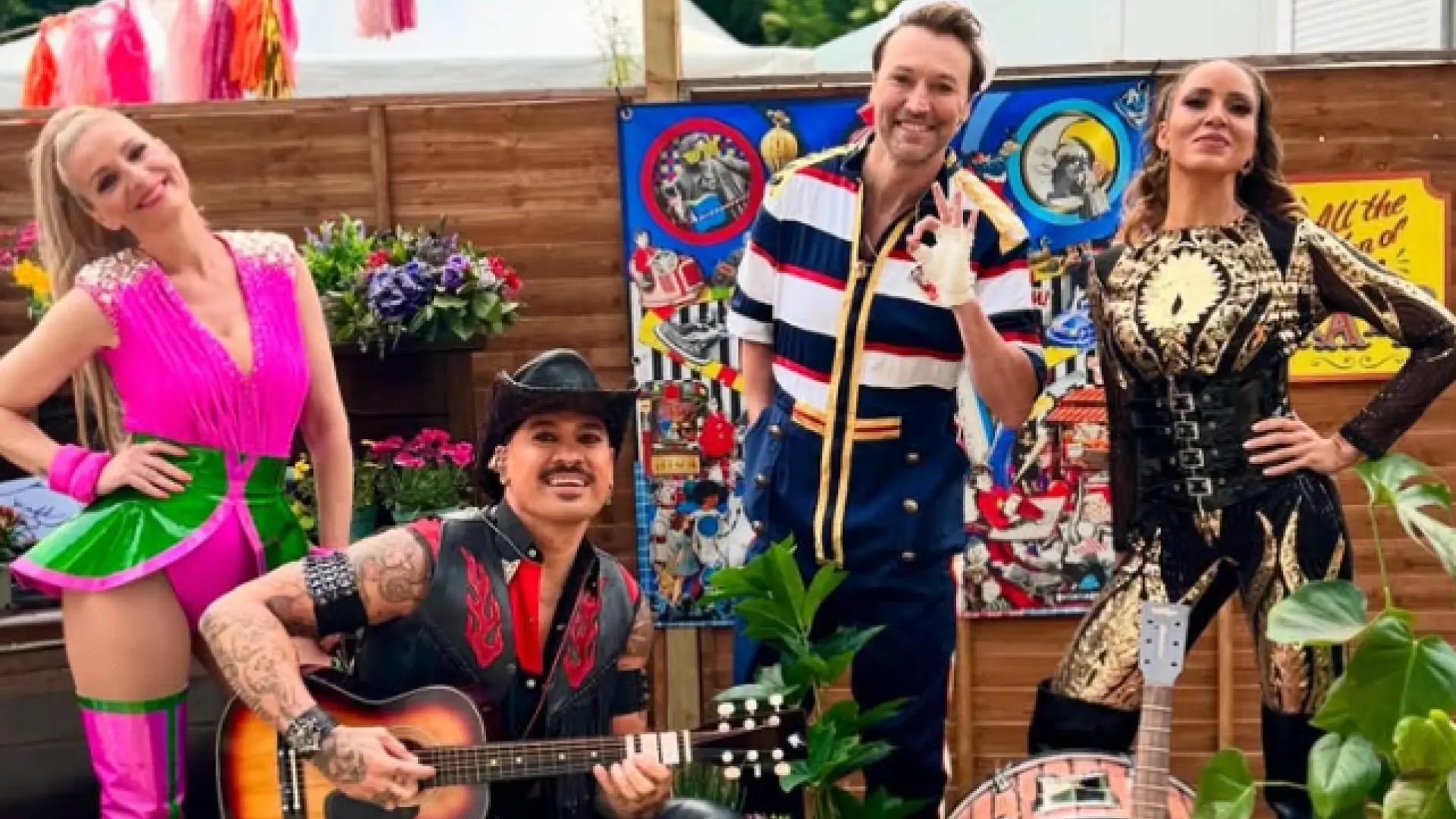 Qué pasó con los Vengaboys, el grupo icono del "party bus" noventero