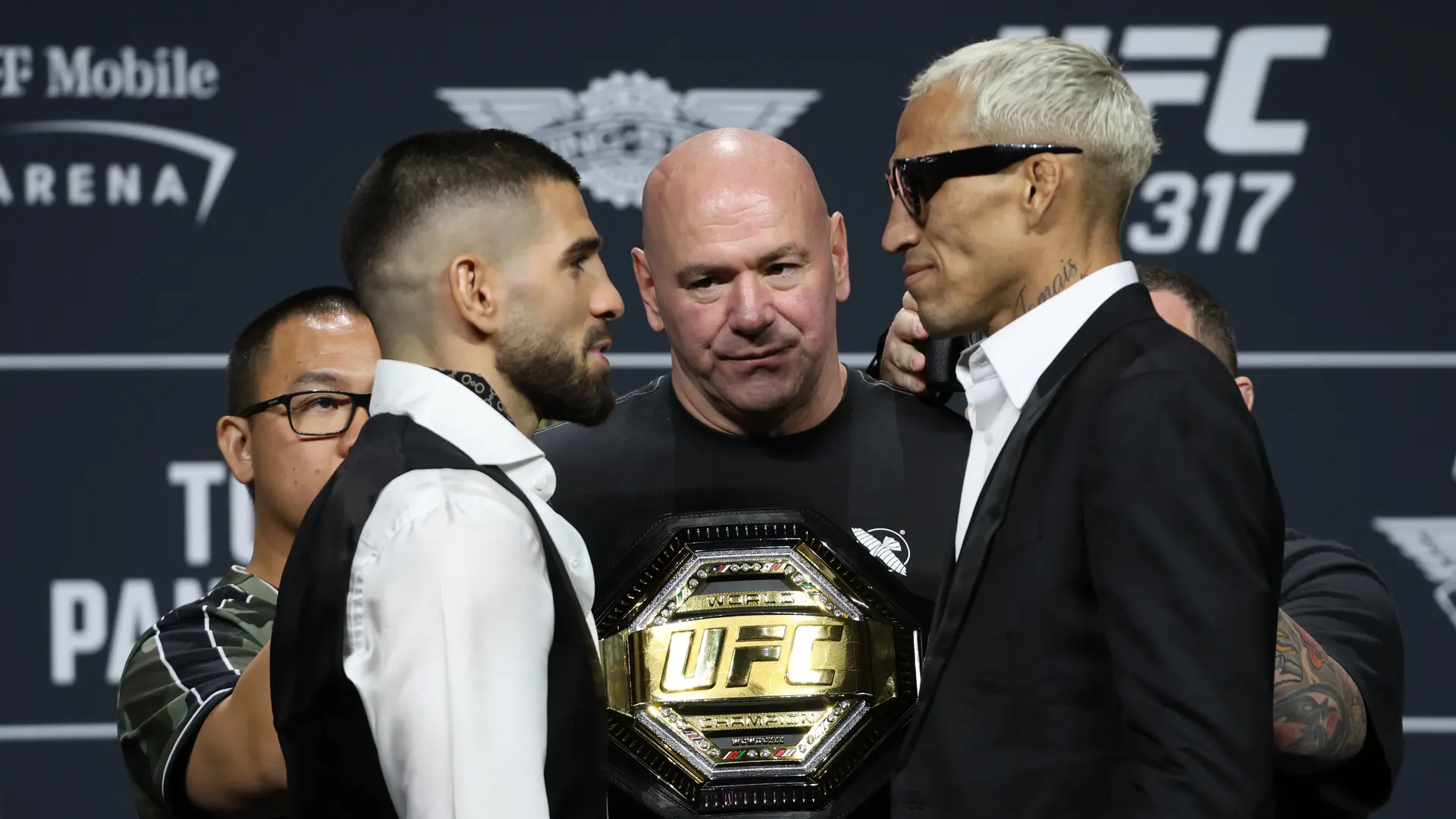 Guía completa UFC 317: horario combate Topuria - Oliveira, dónde ver en ...