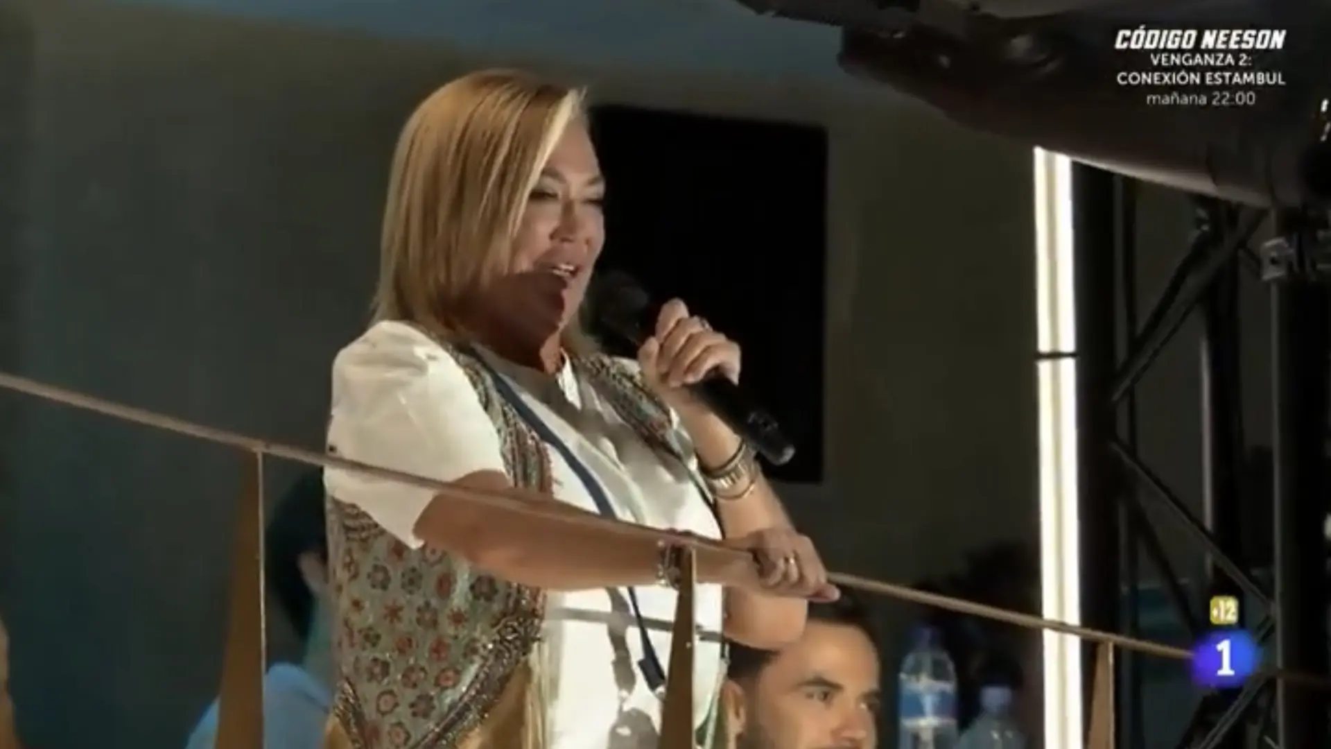 Belén Esteban aparece entre el público de 'La Revuelta', presume de su ...