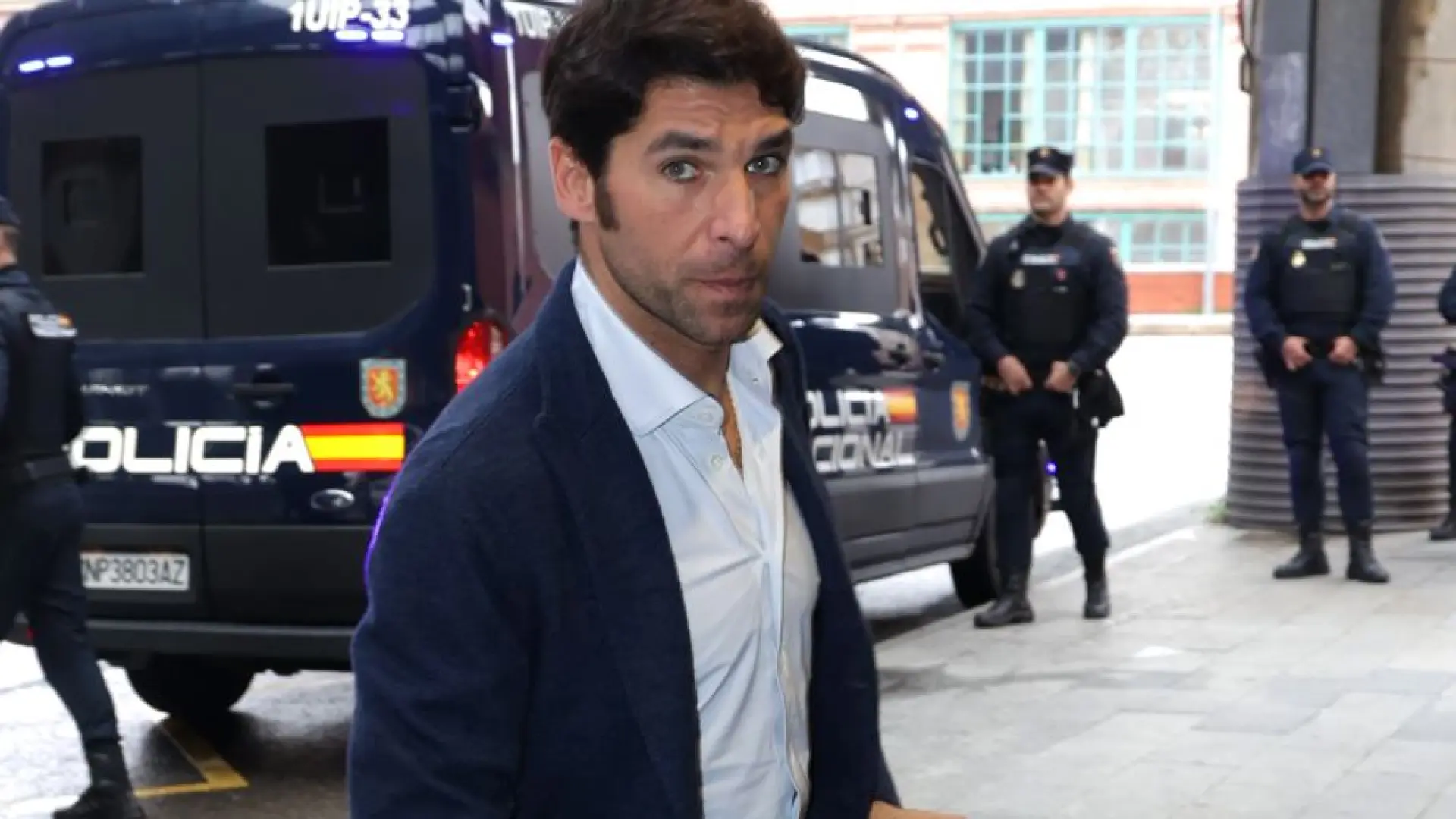 Cayetano Rivera se siente "humillado": "Verte esposado, sin cordones ...