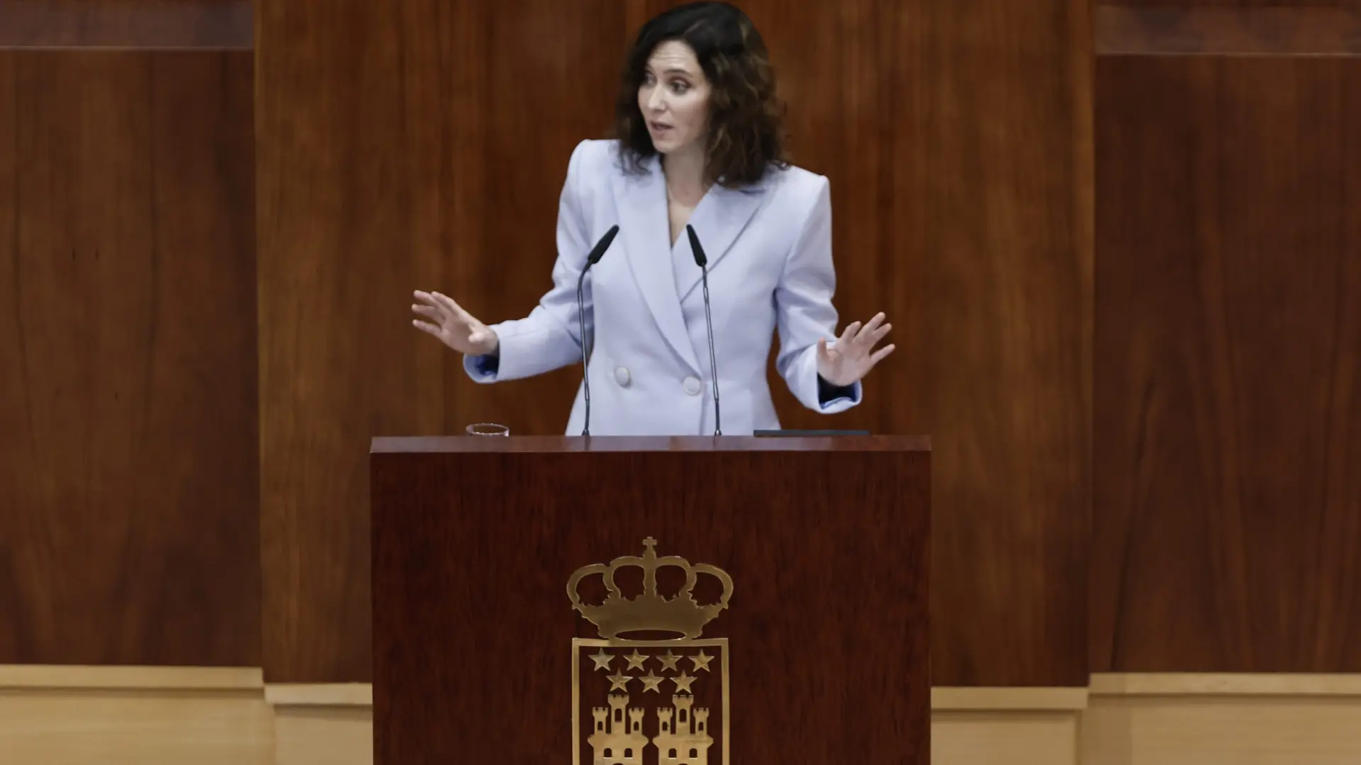 Ayuso reivindica el «empuje» de Madrid en una España que se asoma «al abismo» y lanza 50 medidas ...