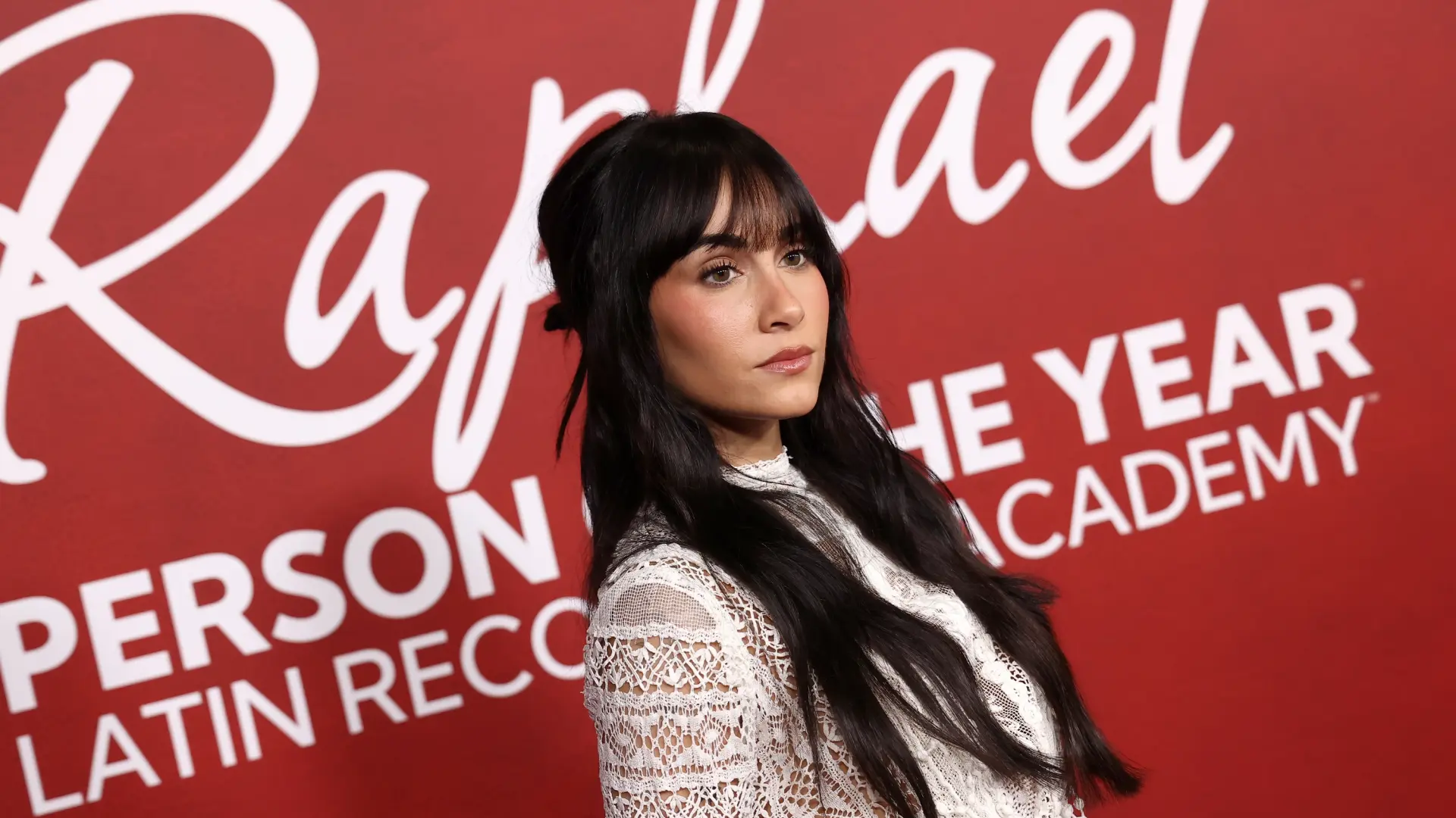 Aitana se apunta a las transparencias ibicencas con un vestido de hace ...