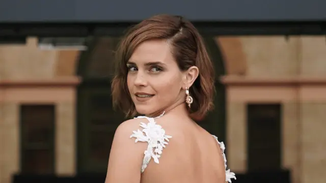 Emma Watson se despide de Venecia con el 'tres piezas' más elegante que ...