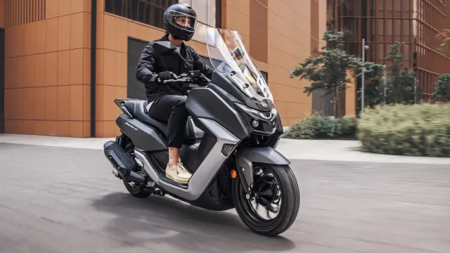 Nuevo Maxsym GT 400 de SYM: un interesante maxiscooter con 34 CV y que ...