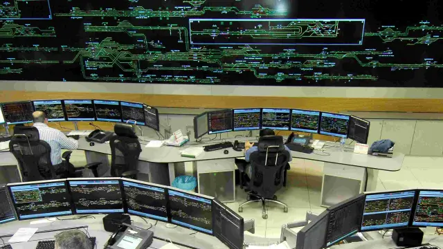 Adif renueva el control de tráfico de trenes para rebajar las ...