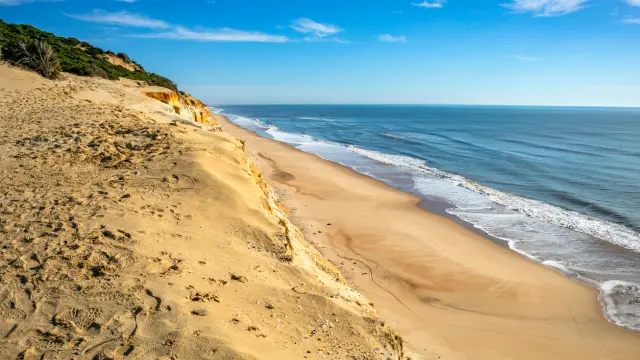 La playa virgen más bonita de Huelva, según la IA: está rodeada de ...