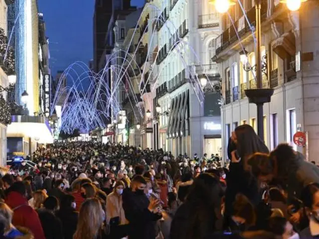 ¿Deberían aplicarse más restricciones para evitar las aglomeraciones en ...