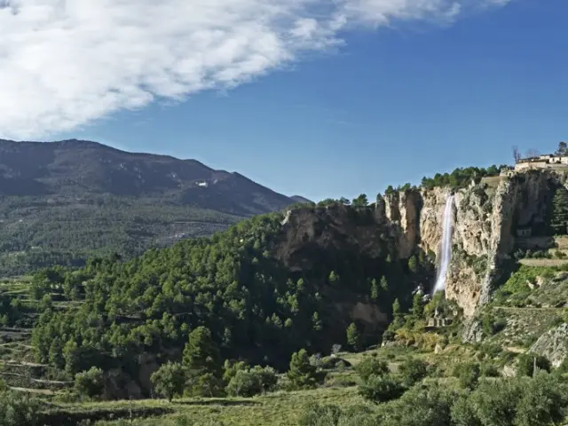 La impresionante cascada de 70 metros en Alcoy a la que se llega con ...