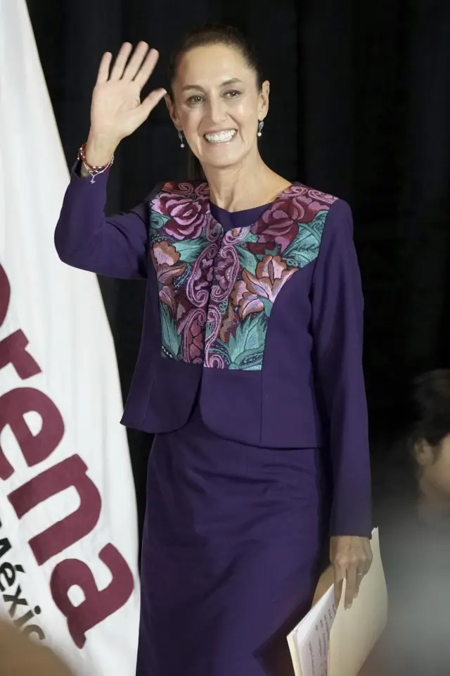 El mensaje secreto detrás del look de 'la victoria' de Claudia Sheinbaum, la primera mujer ...