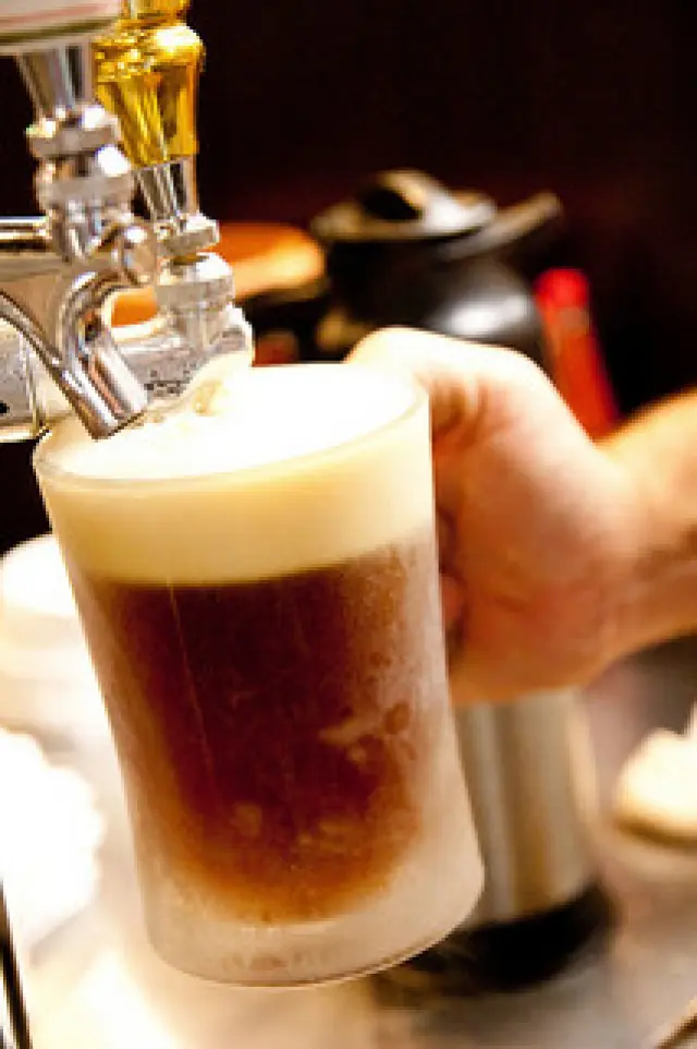 La tontería de beber cerveza (o agua) helada para perder peso