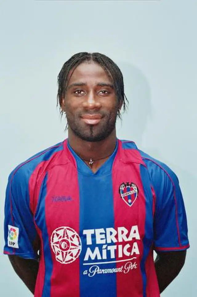 Qué fue de... Félix Ettien: del Levante a regentar un bar de copas