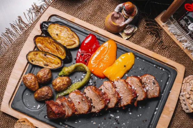 Ni aceite de oliva ni sal: el truco que poca gente conoce para que las ...