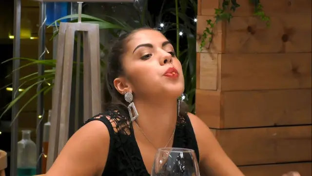 Sara, en 'First dates': "He suspendido dos veces el examen psicológico ...