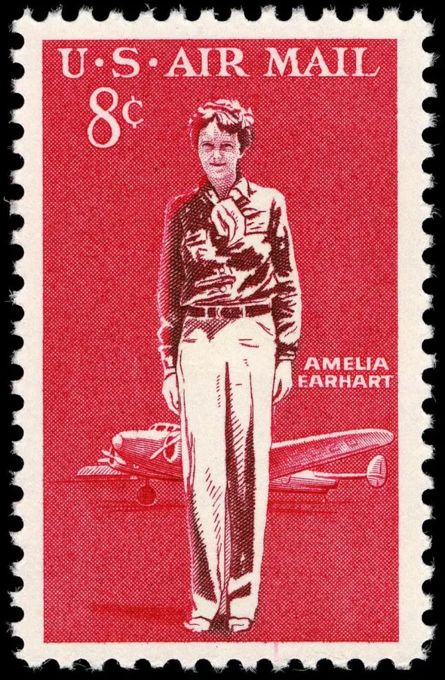La extraordinaria vida de Amelia Earhart, la primera mujer que cruzó el ...